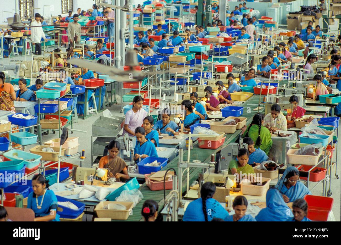 Leather shoes factory india hi-res stock photography and images - Alamy