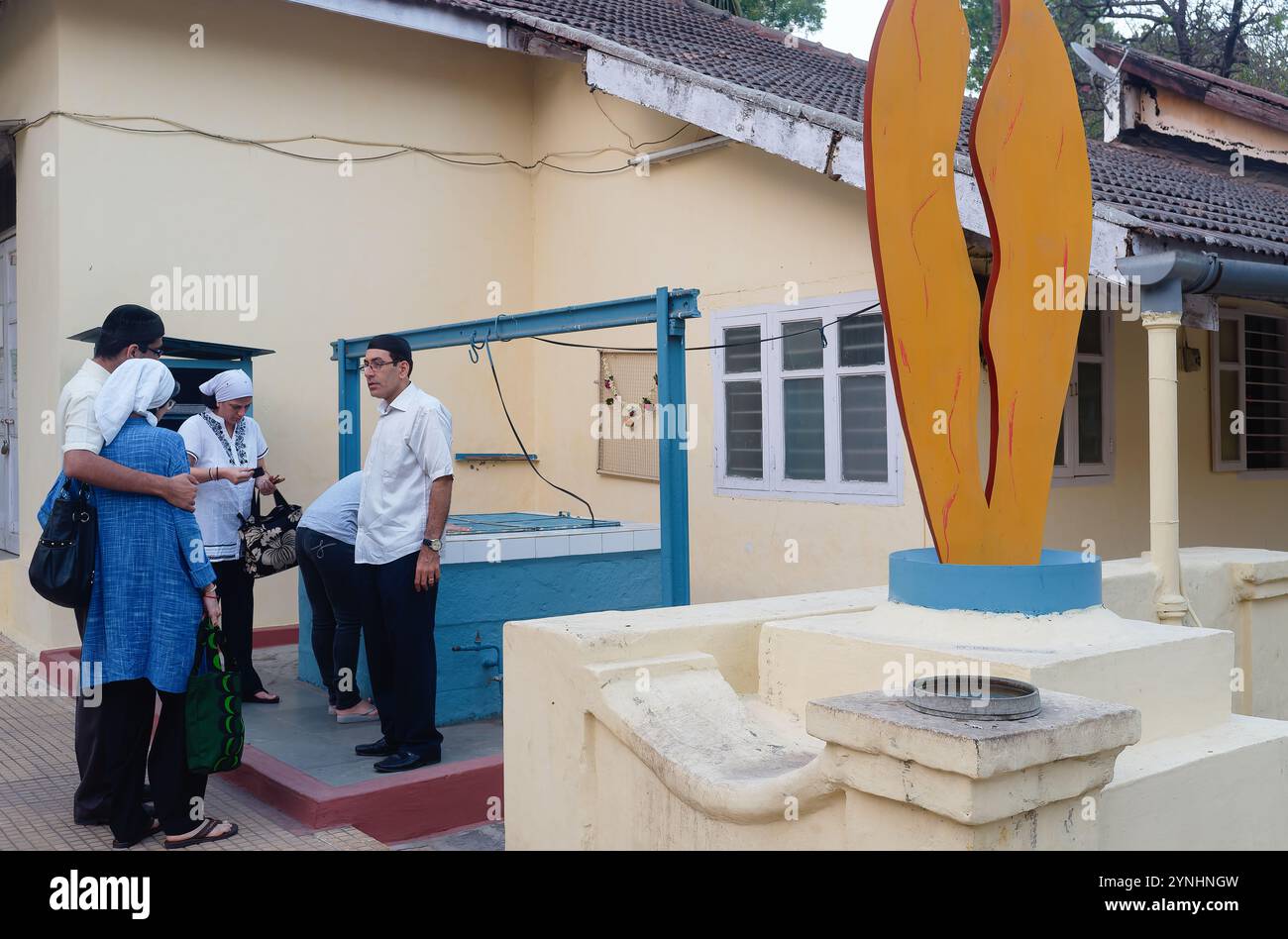 Parsee well hi-res stock photography and images - Alamy