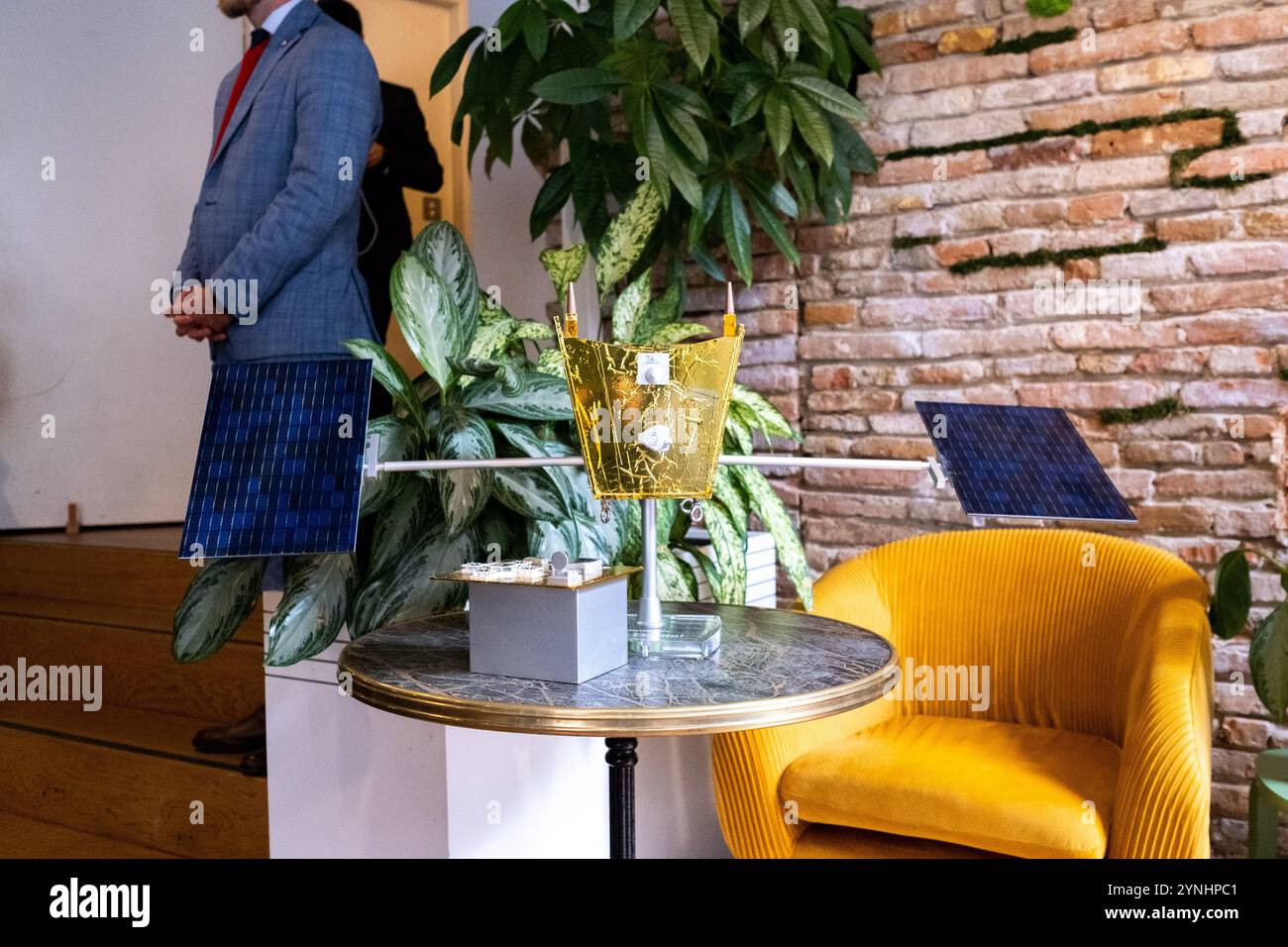 Visit to the French headquarters of the private space company NewSpace ...