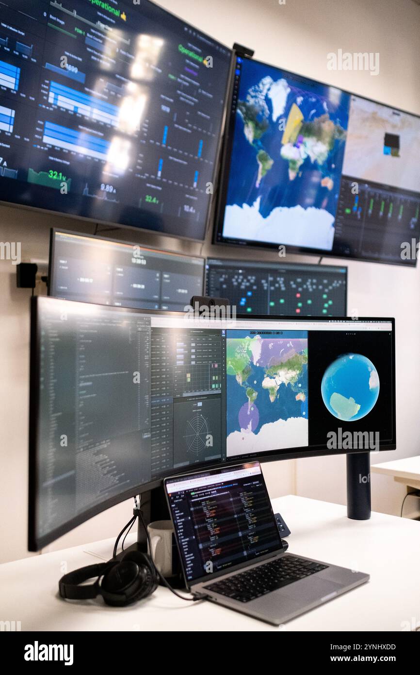 Visit to the French headquarters of the private space company NewSpace ...