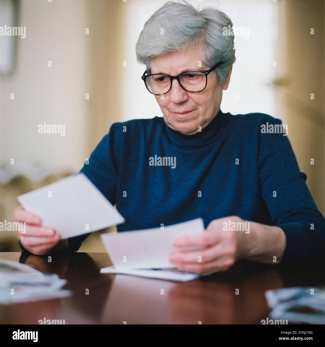 Storytelling through photographs hi-res stock photography and images ...