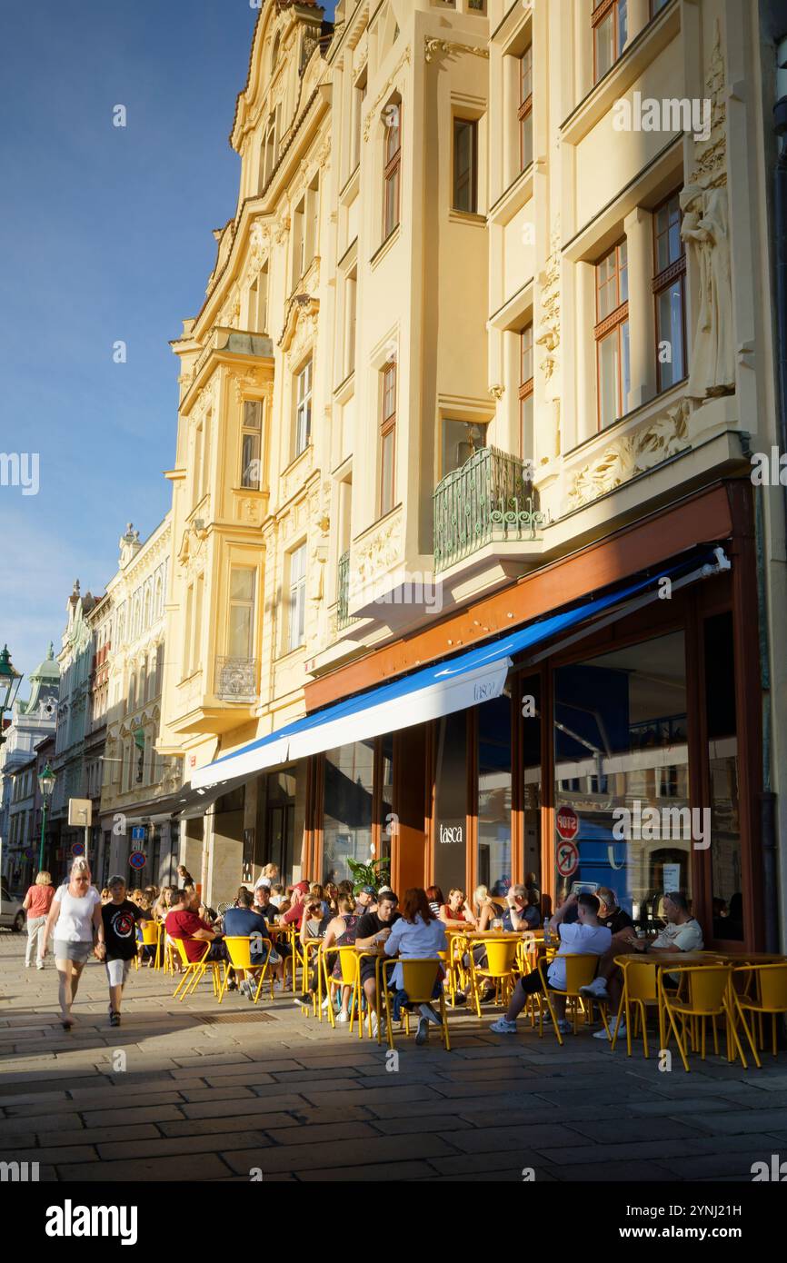 Cafe, Republic Square, Pilsen, Czech Republic Stock Photo - Alamy