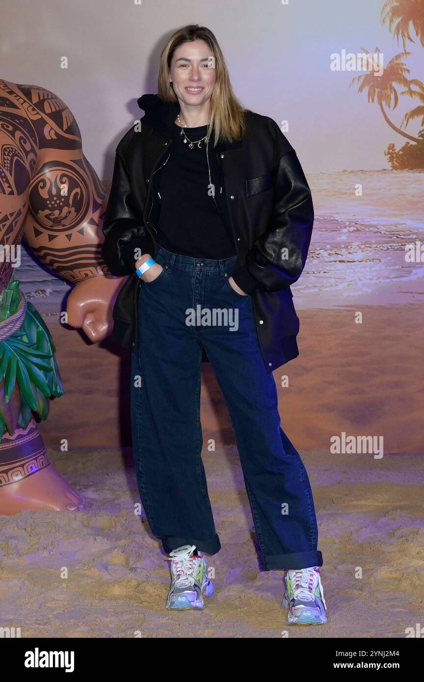 Sarah Felberbaum bei der Premiere des Animationsfilms Oceania 2 ...