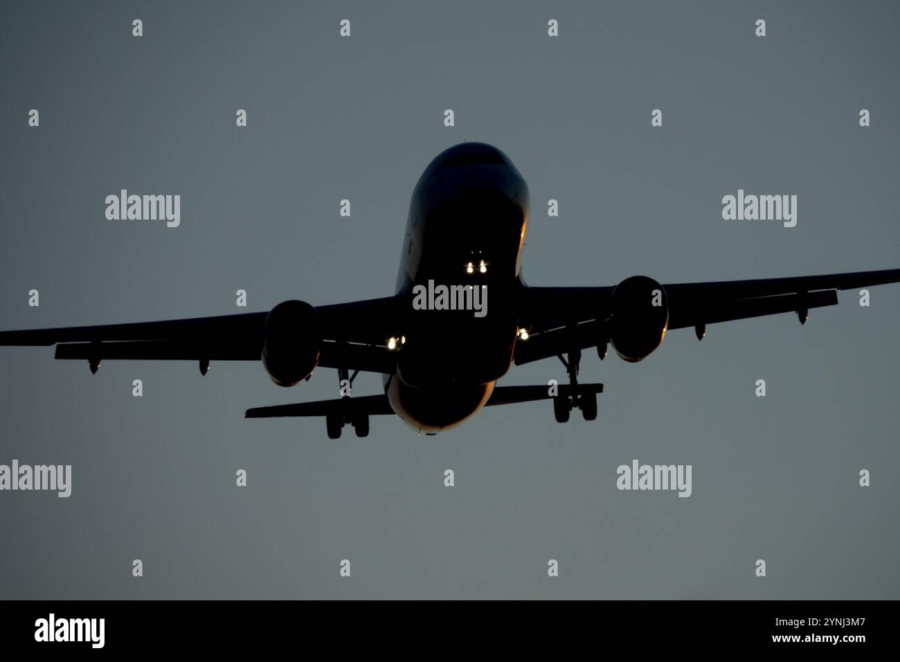 Landing dusk night hi-res stock photography and images - Alamy