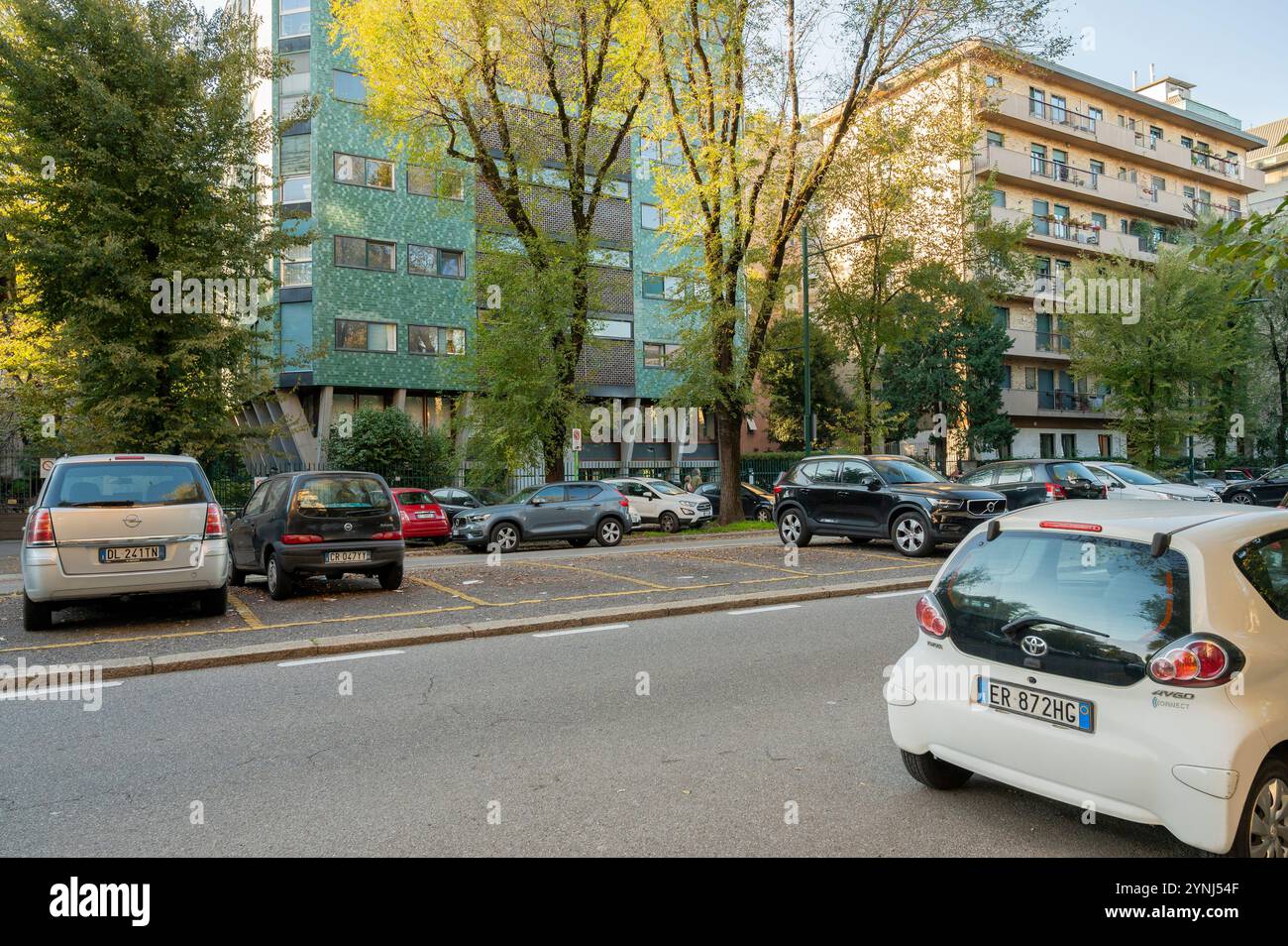 Daily life milan italy hi-res stock photography and images - Alamy