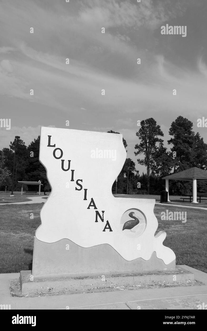 State line sign at the Louisiana Welcome Center, inviting travelers ...