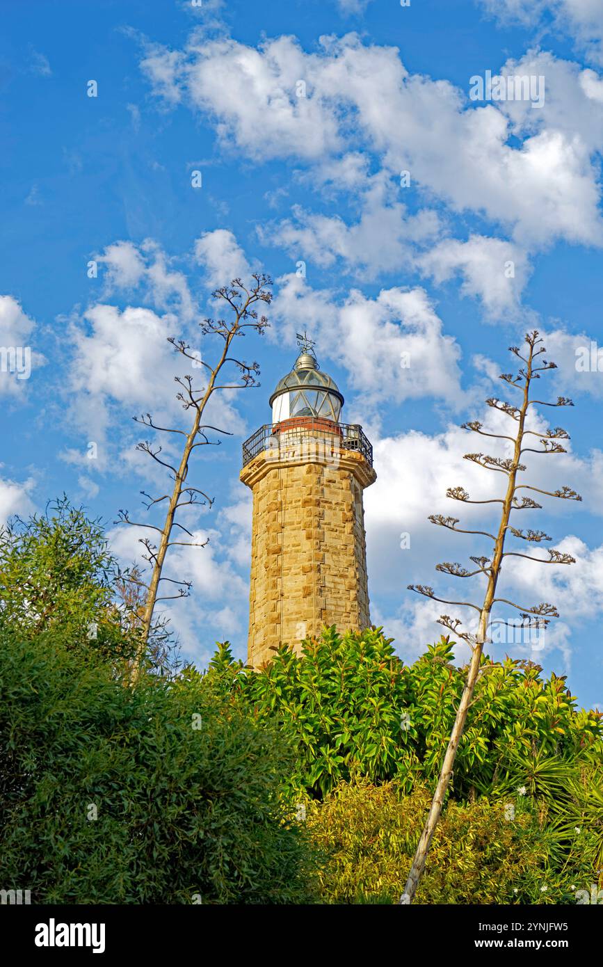 Faro de punta doncella hi-res stock photography and images - Alamy