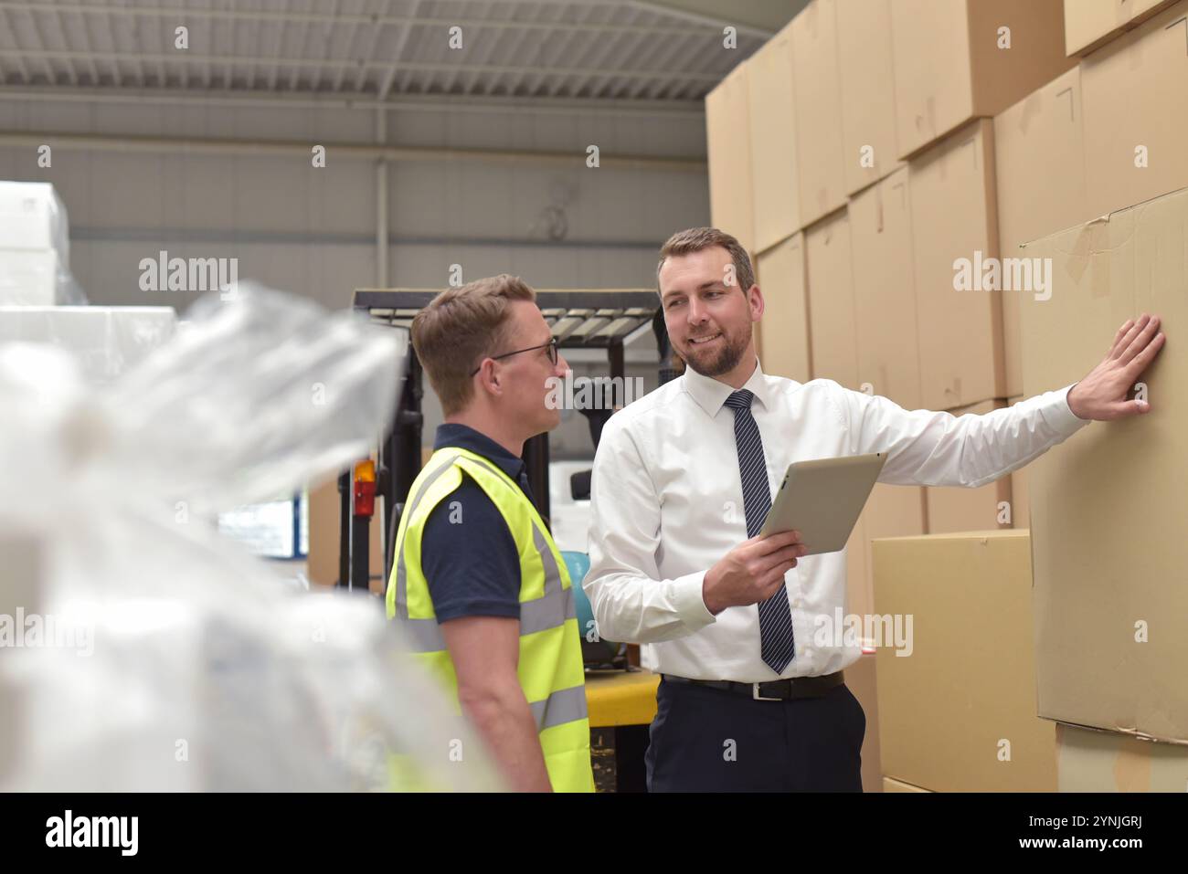 Dispatch teamwork hi-res stock photography and images - Alamy