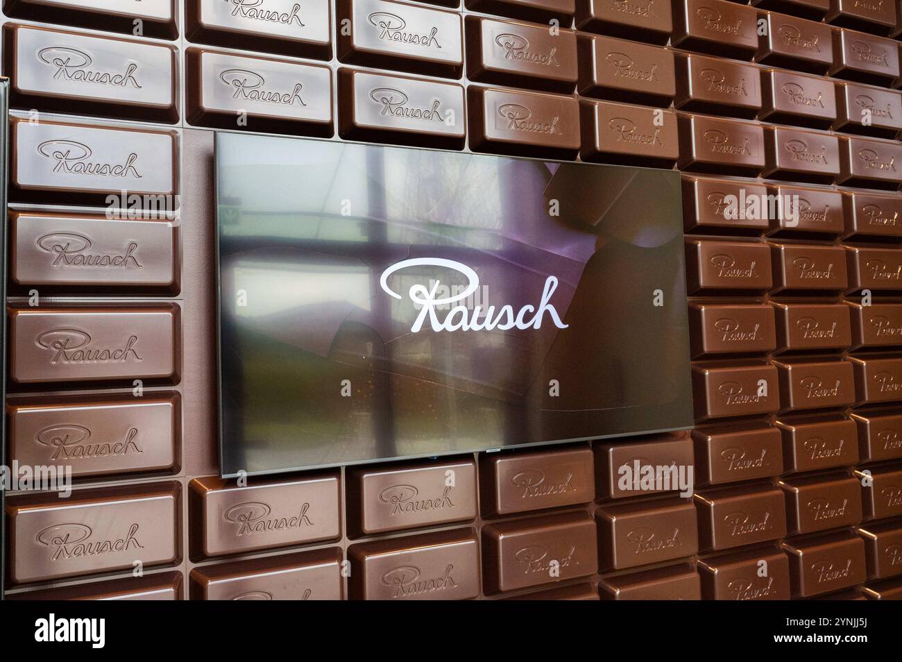 Peine, Germany. 22nd Nov, 2024. In the entrance of the chocolate house ...