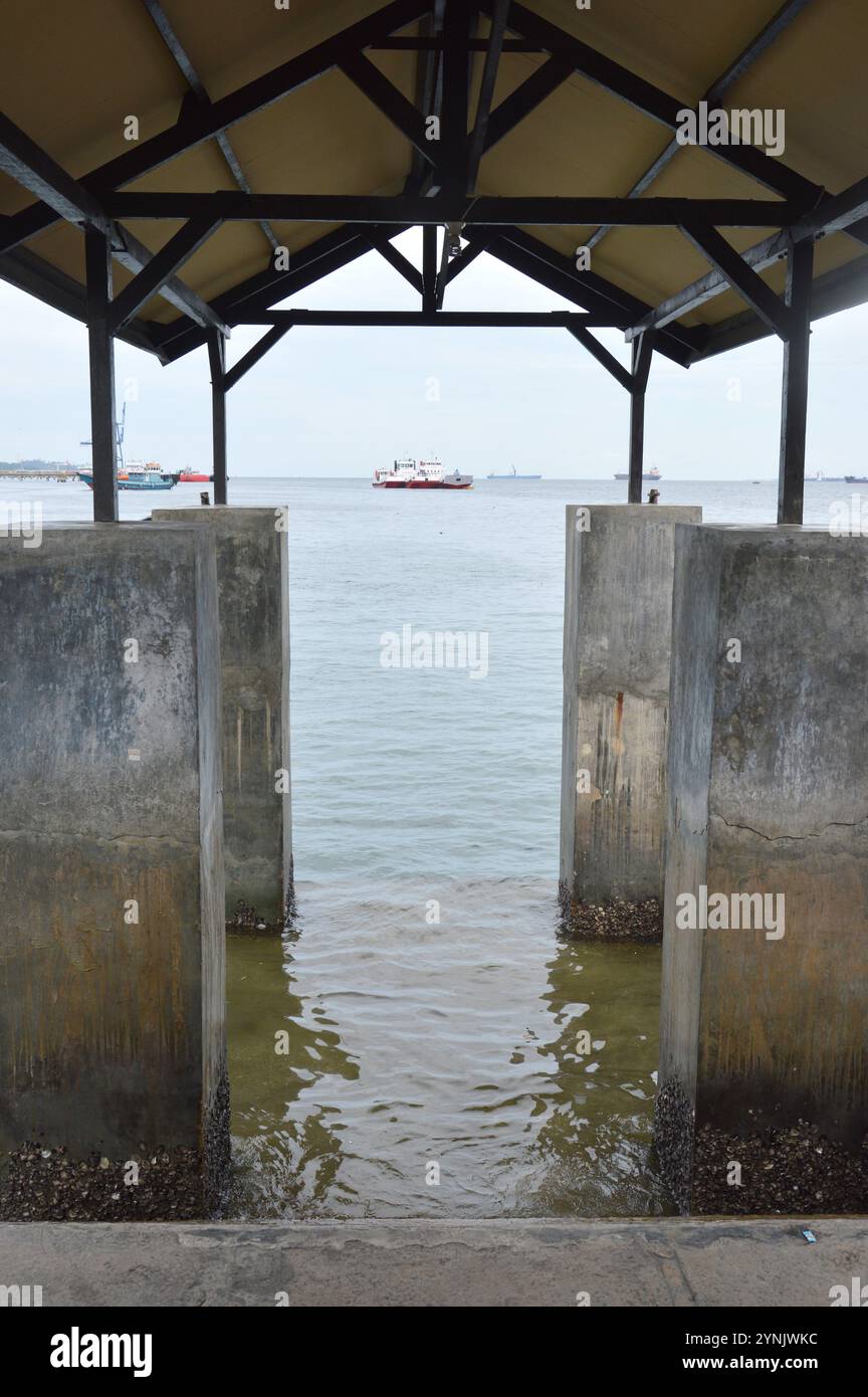 concrete pier on Tengkayu seaport Tarakan Indonesia Stock Photo - Alamy