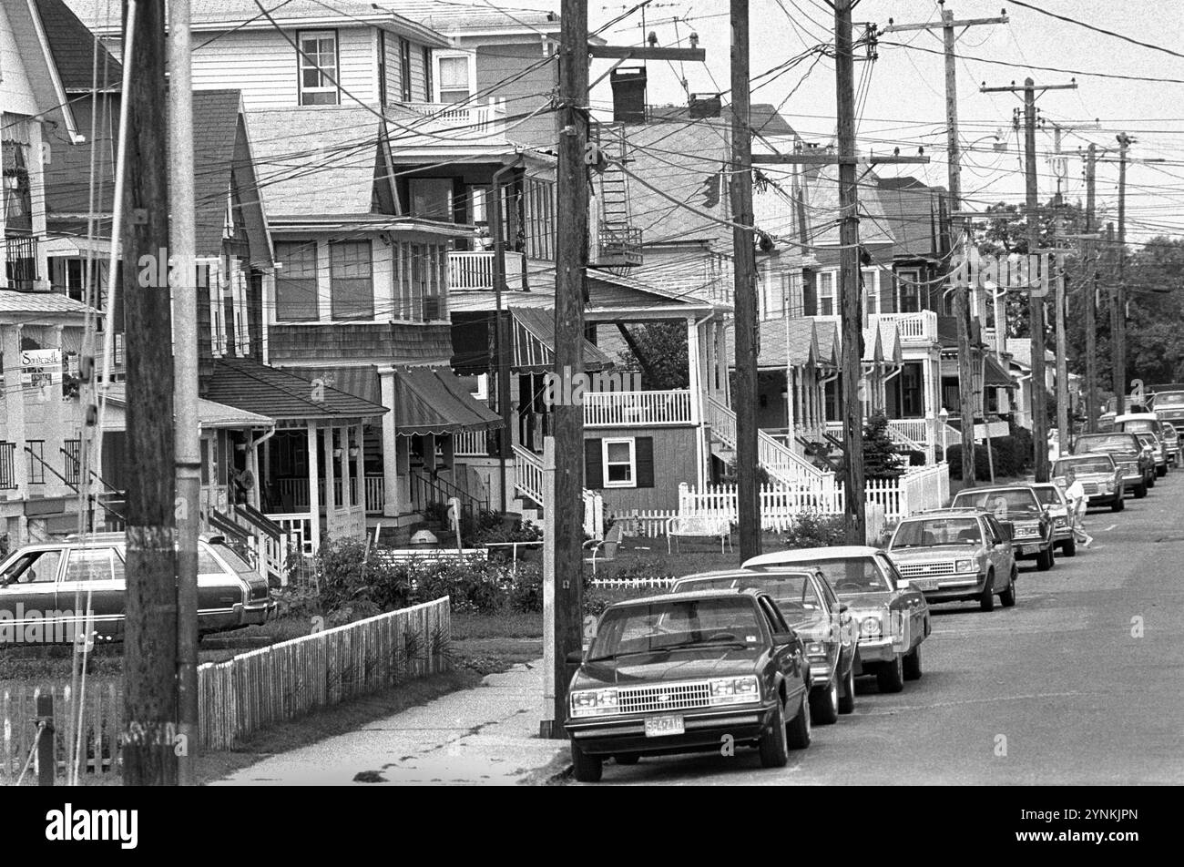 Vintage photo of usa suburb house hi-res stock photography and images ...