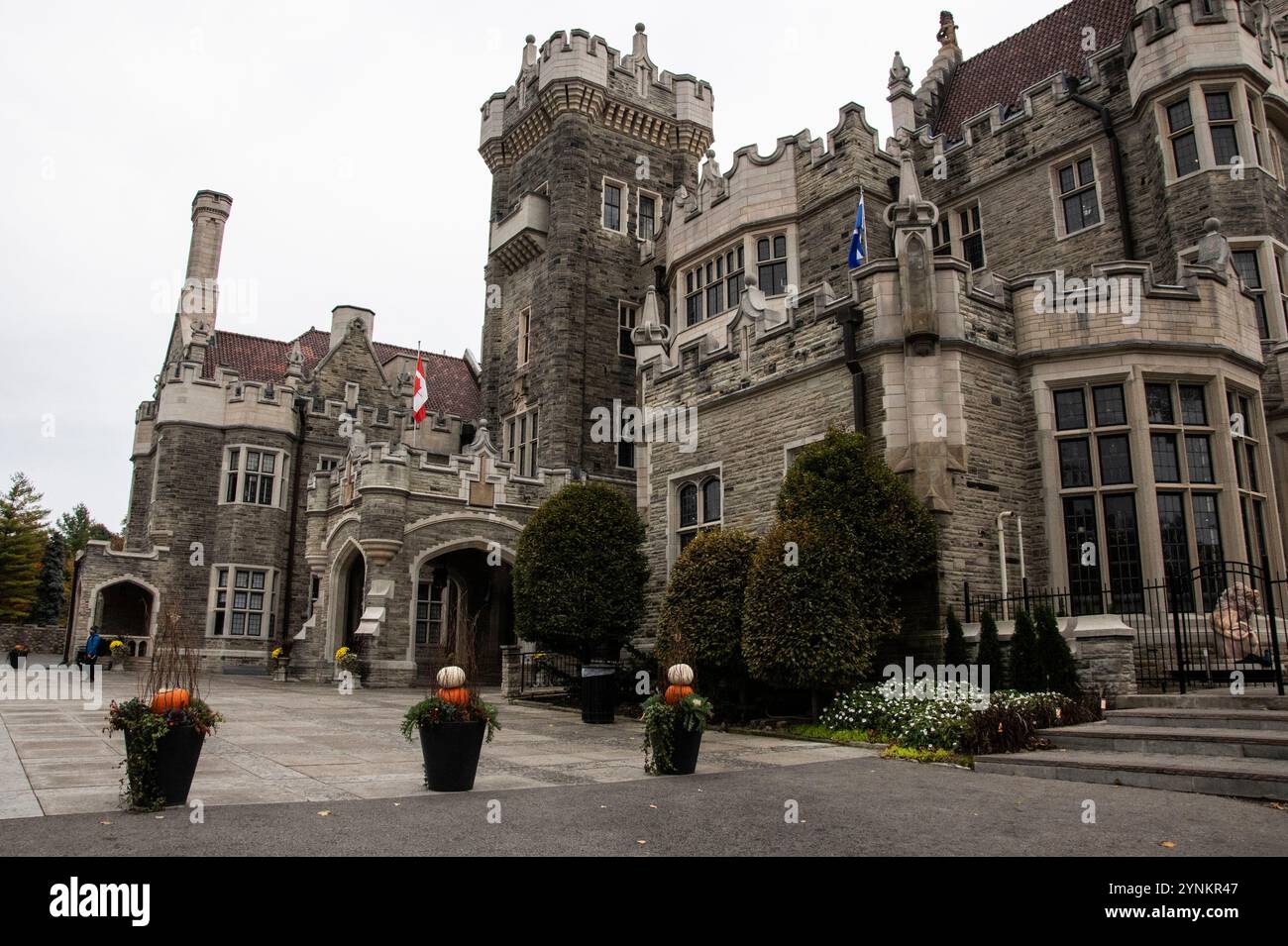Museum front entrance hi-res stock photography and images - Alamy