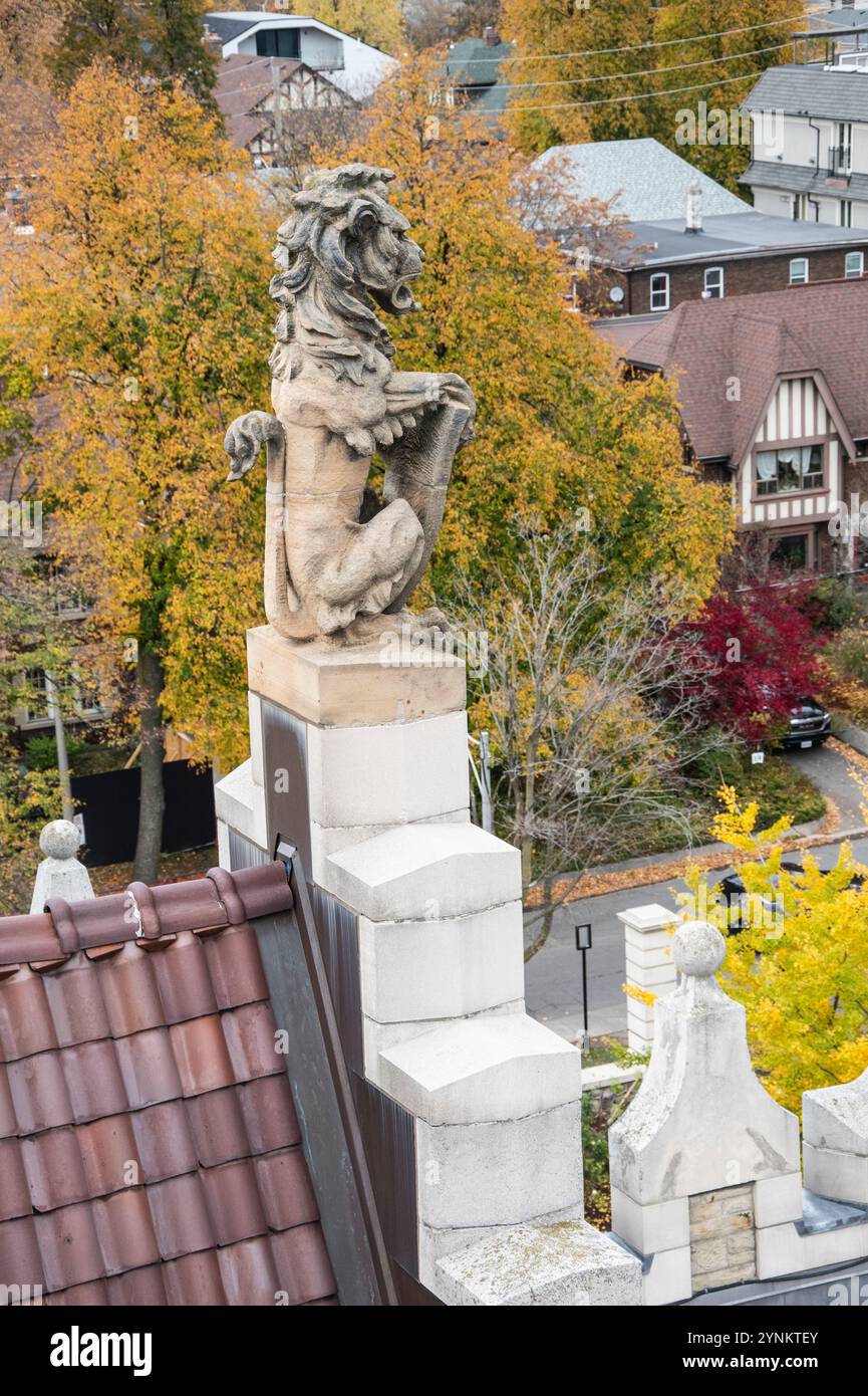 Lion statue in historic castle hi-res stock photography and images - Alamy