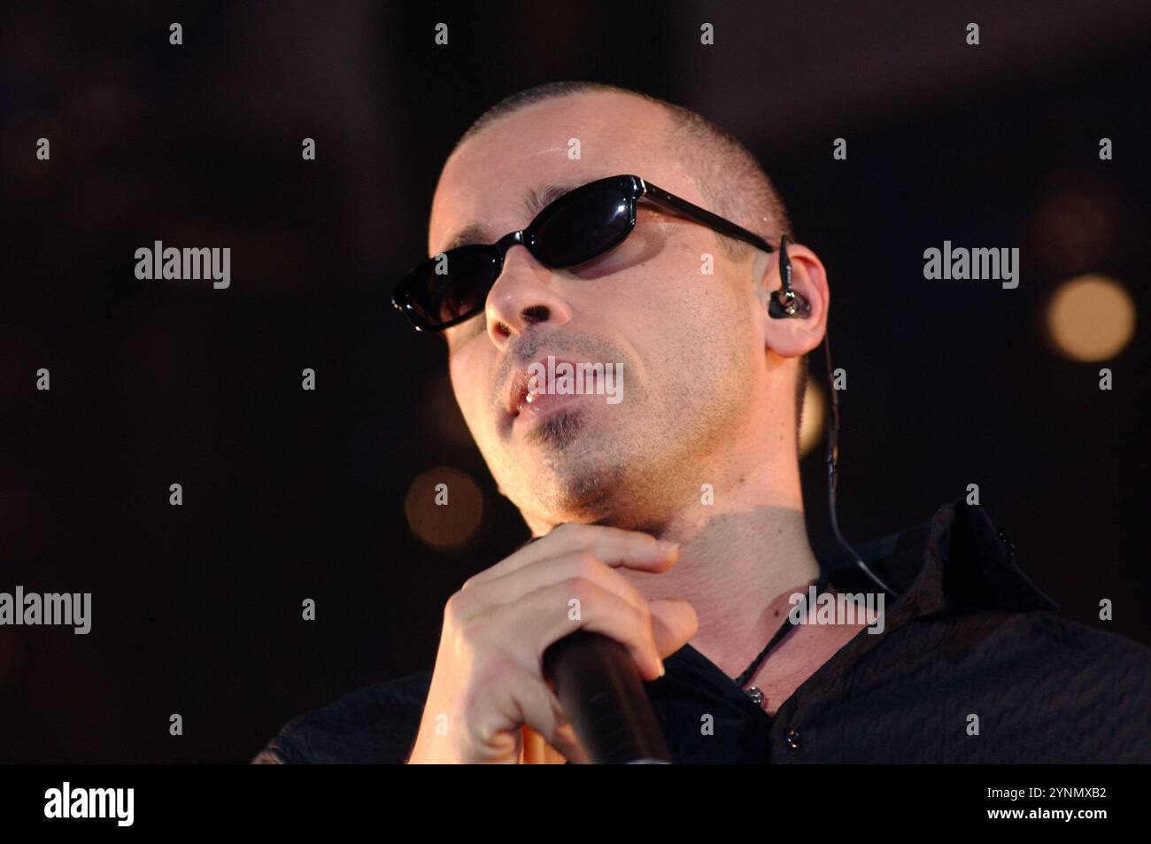 Milan Italy 30/11/2001 : Eros Ramazzotti,Italian singer, during the ...