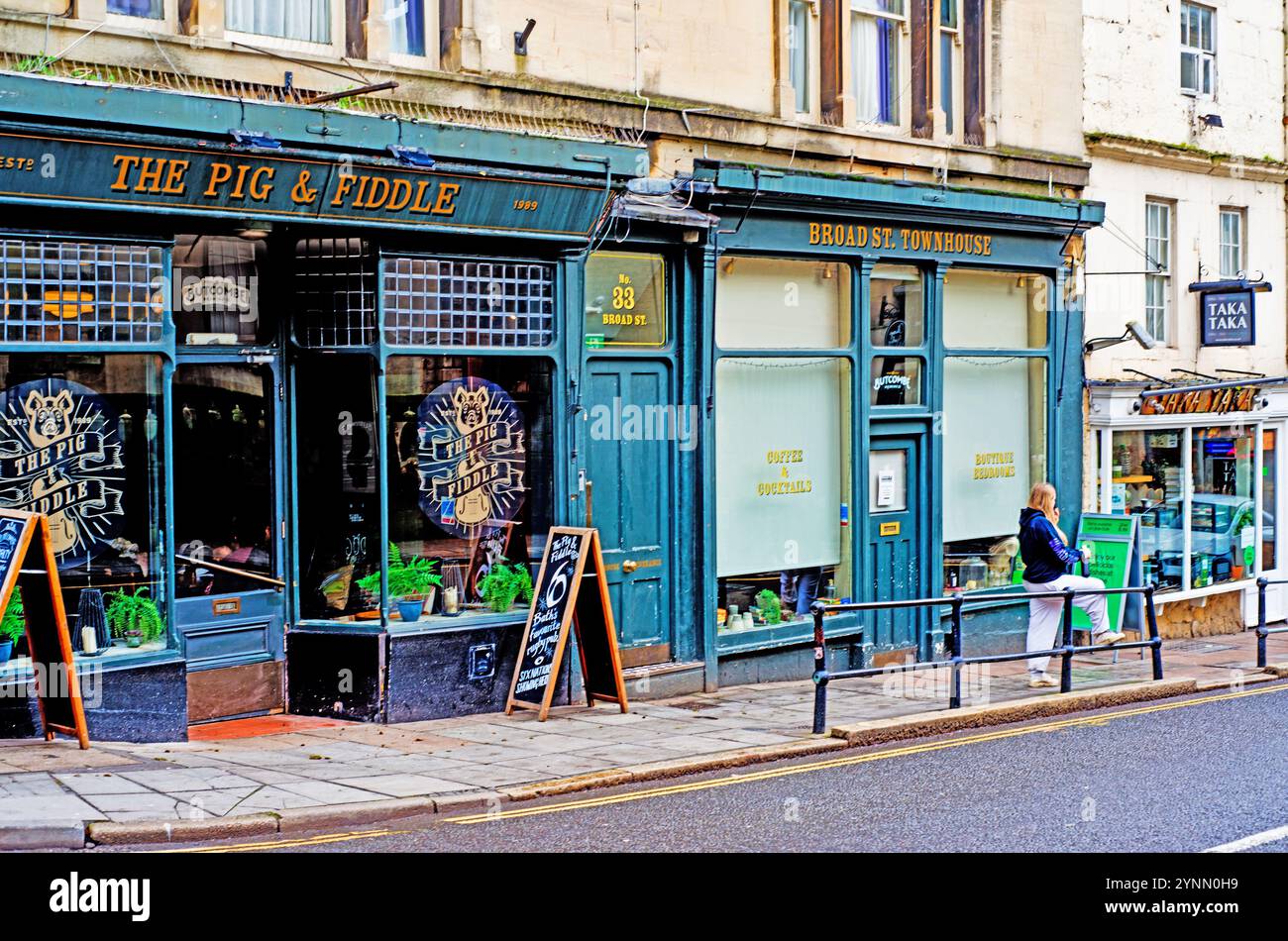 The Pig and Fiddle Pub, Bath, Somerset, England Stock Photo - Alamy