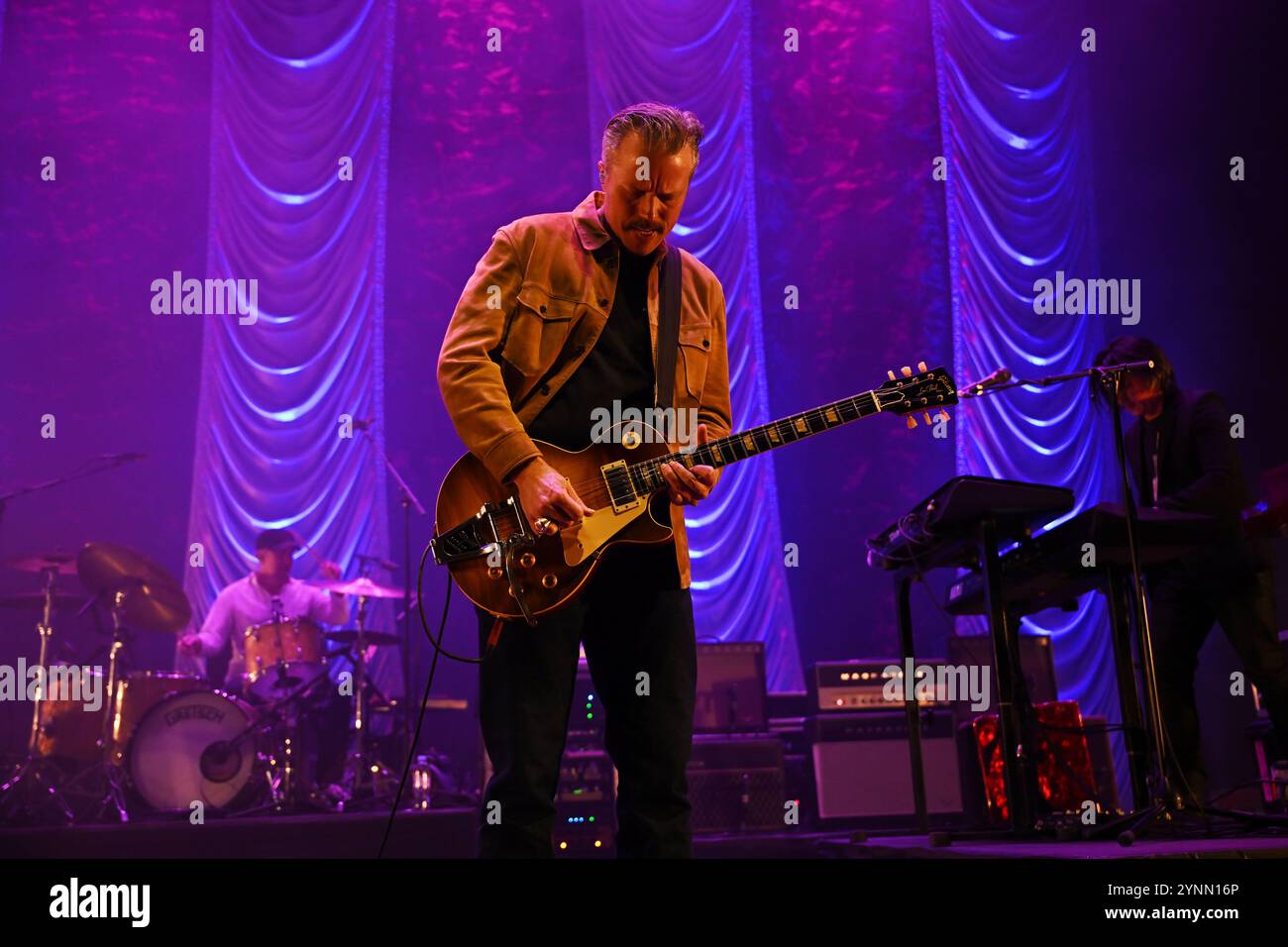 UK. 25th Nov, 2024. LONDON, ENGLAND - NOVEMBER 25: Jason Isbell of ...