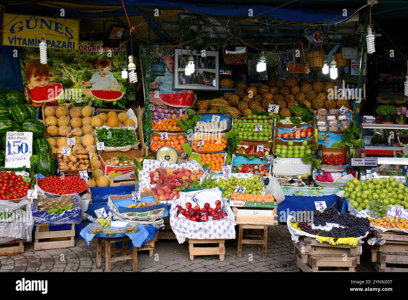 fruit shop, Istanbul, Republic of Turkey Stock Photo - Alamy