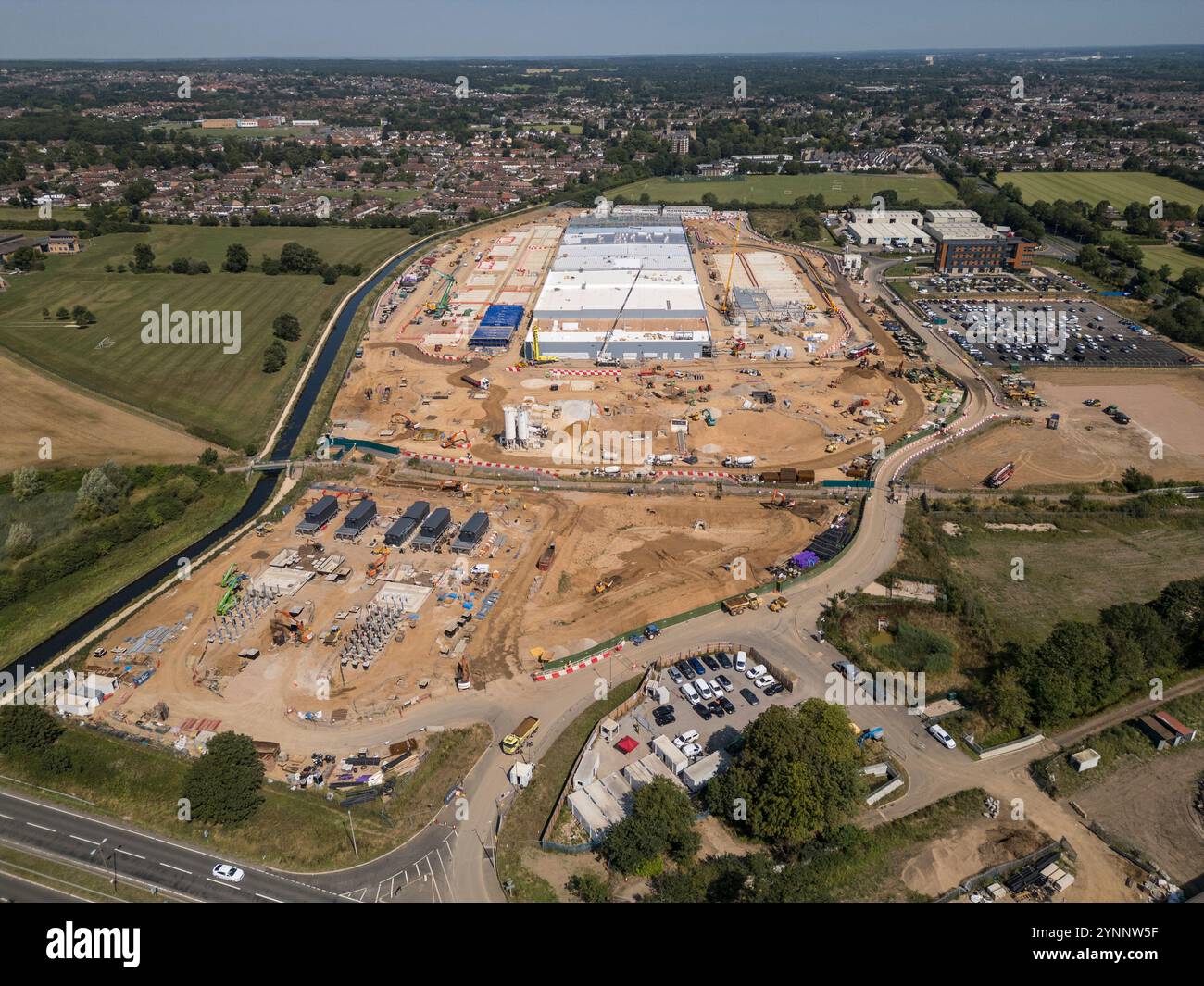 Google cloud data center hi-res stock photography and images - Alamy