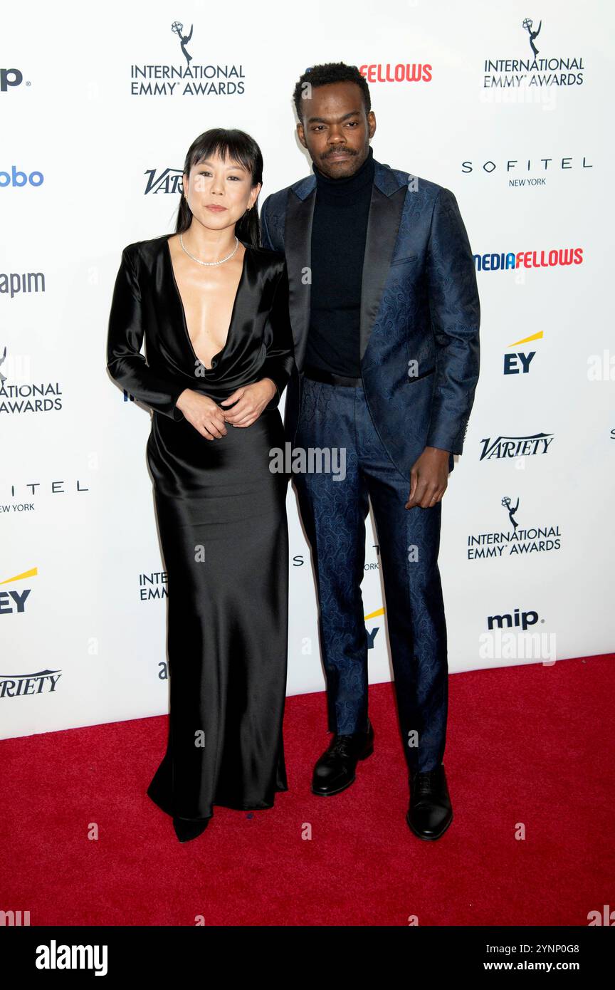 Ali Ahn und William Jackson Harper bei der Verleihung der 52 ...