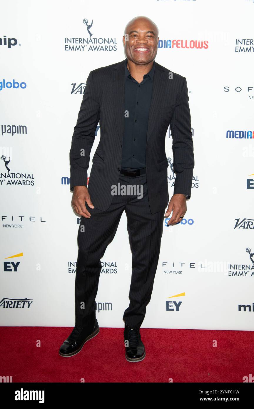 Anderson Silva bei der Verleihung der 52. International Emmy Awards ...