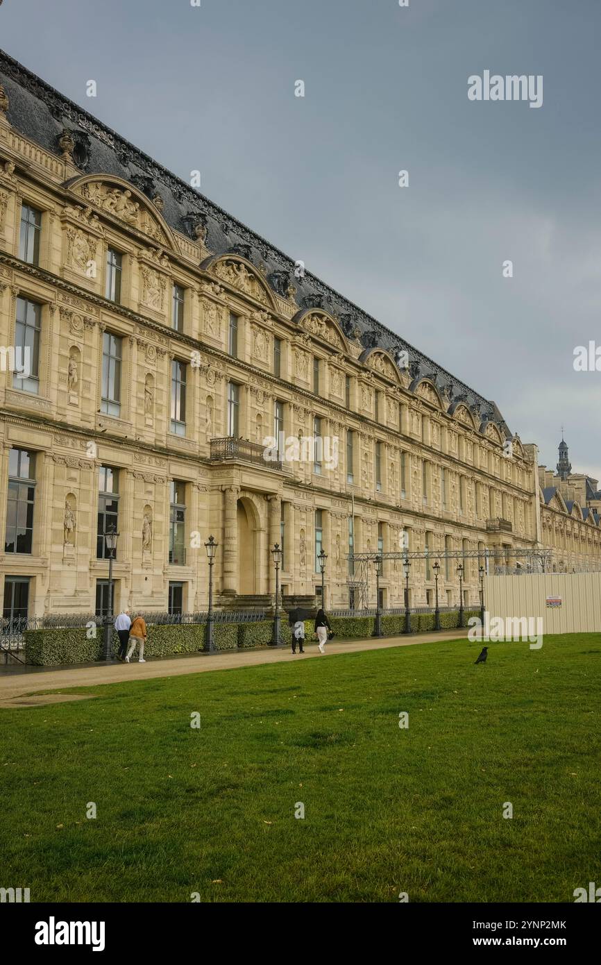 The Louvre, a beautiful example of Parisian Architecture Stock Photo - Alamy