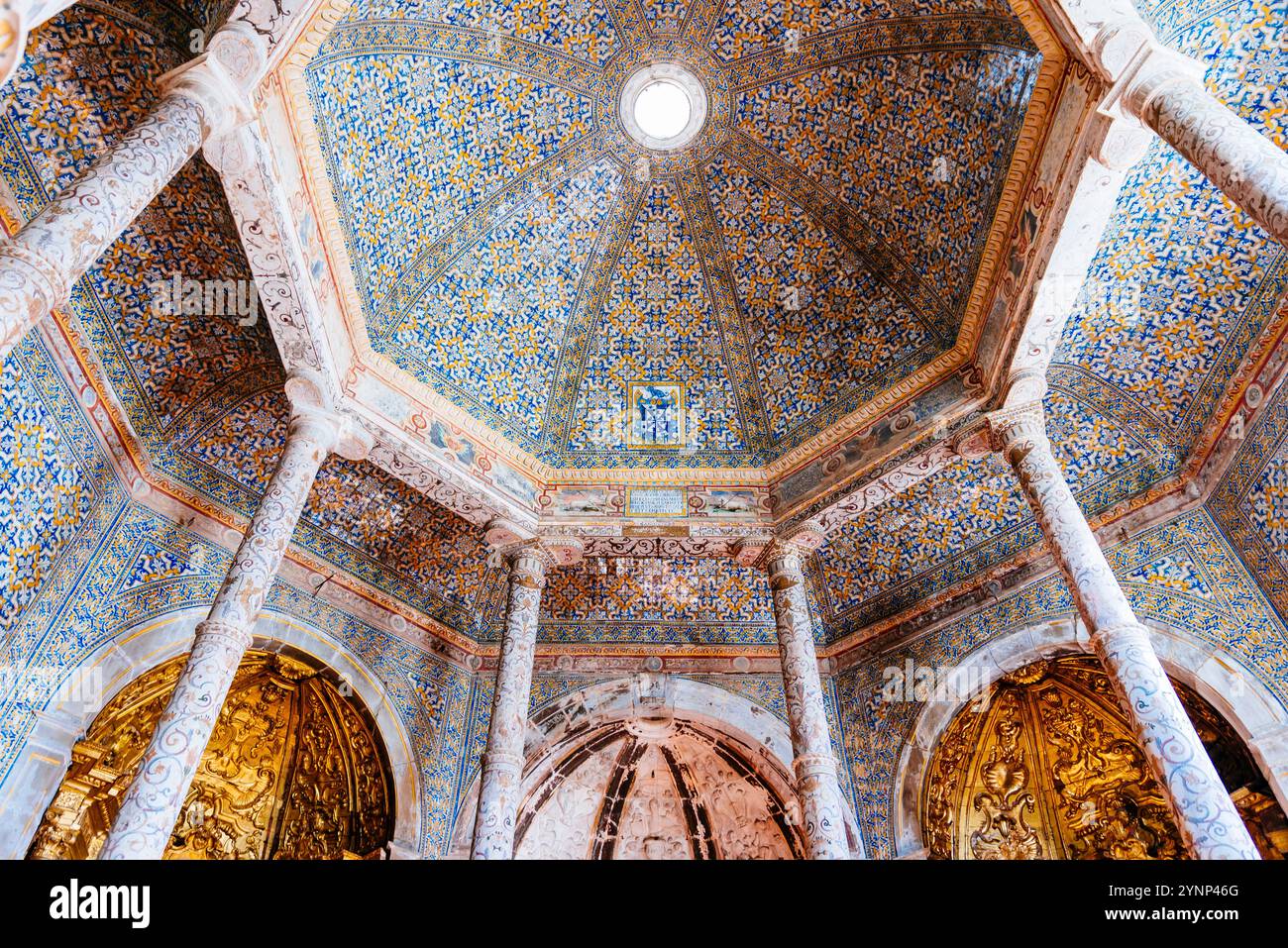 The octagonal vault. Church of The Dominicas, Igreja das Domínicas ...