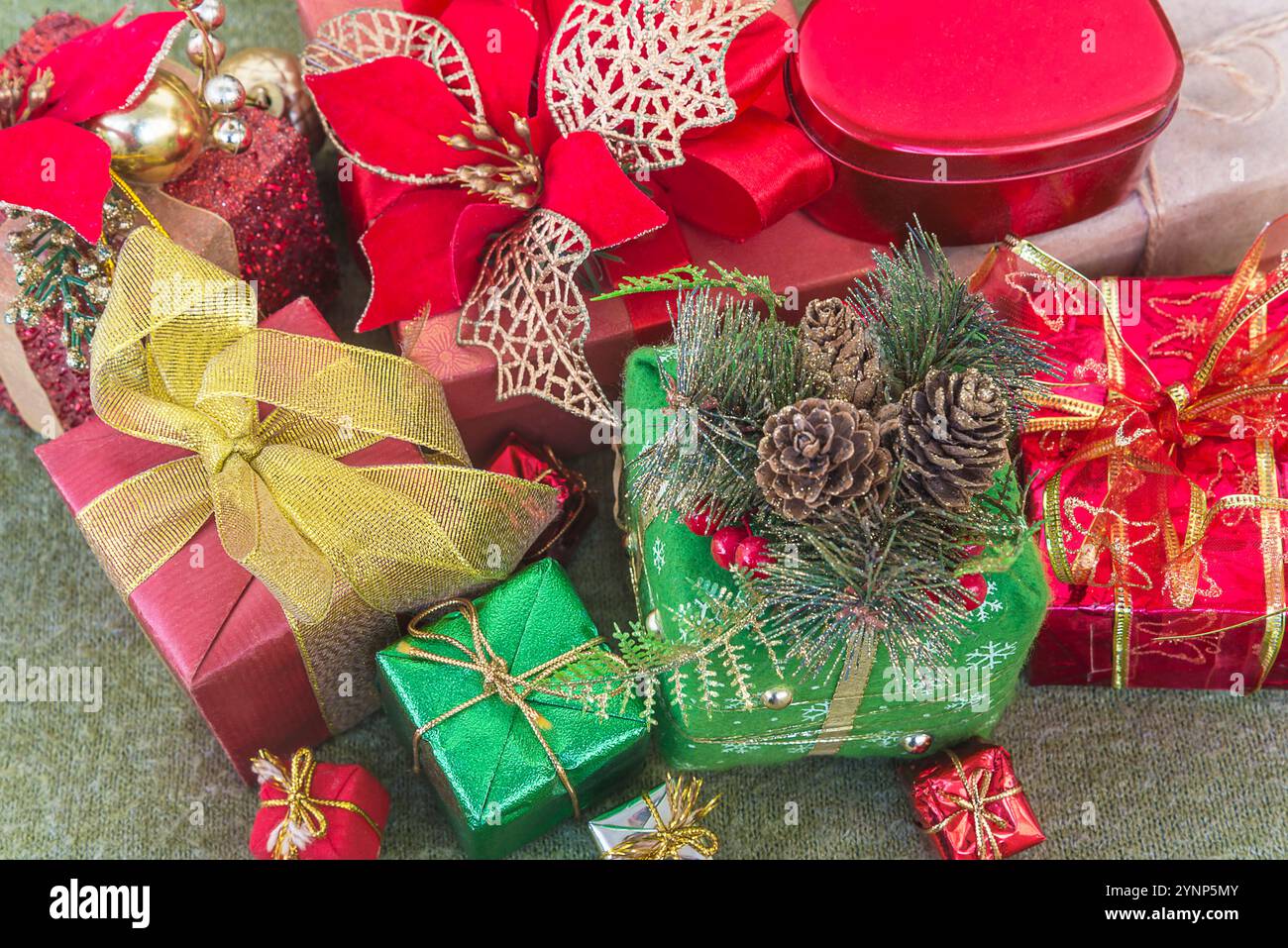 Christmas gift boxes close hi-res stock photography and images - Alamy