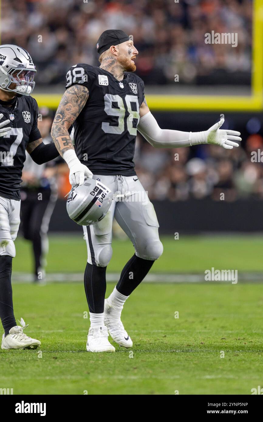 Las Vegas Raiders defensive end Maxx Crosby (98) against the Denver ...