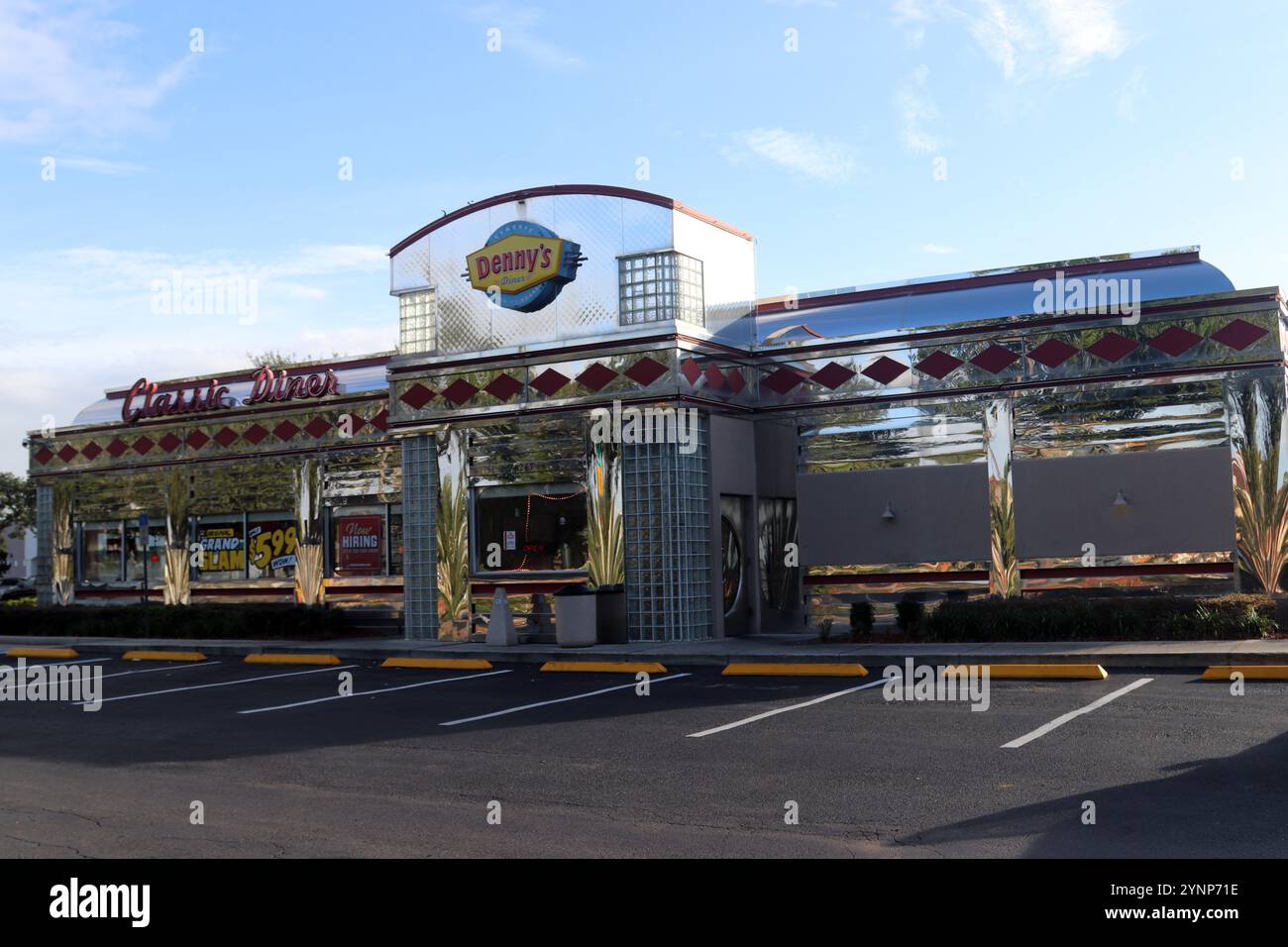 Road side diner hi-res stock photography and images - Alamy