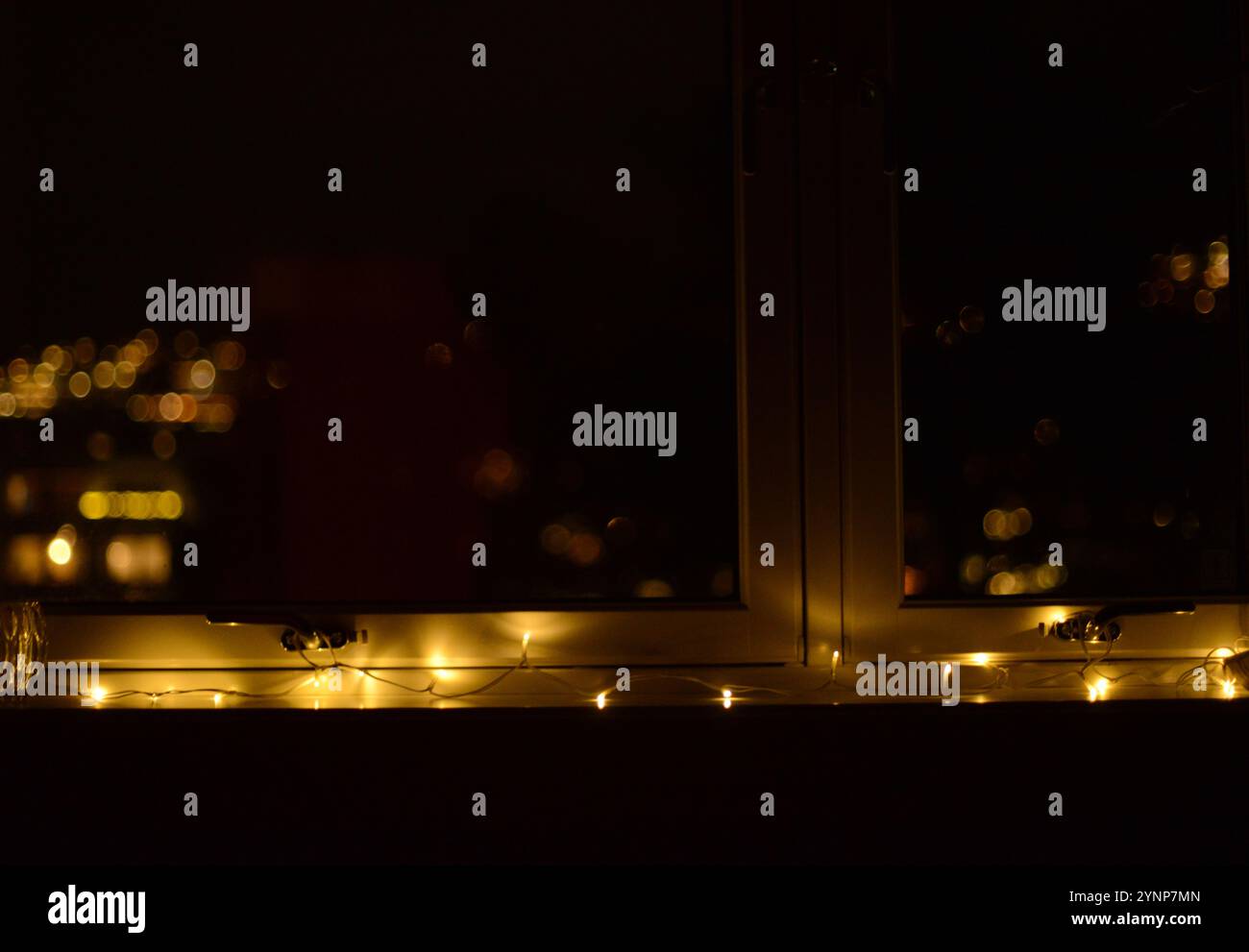Lights from window hi-res stock photography and images - Alamy