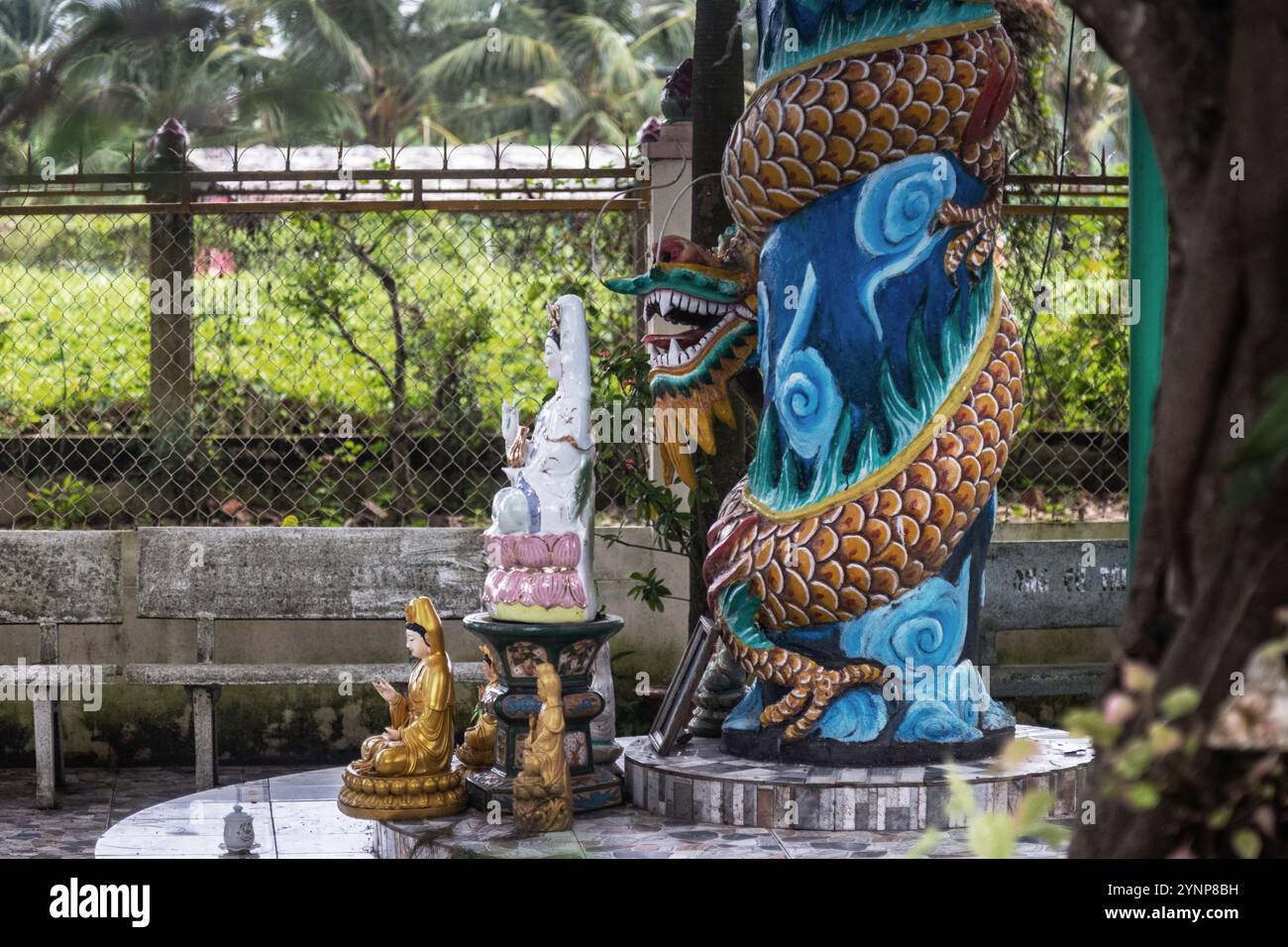 Scenes showing the local community of Tiger Island from hauling fish ...