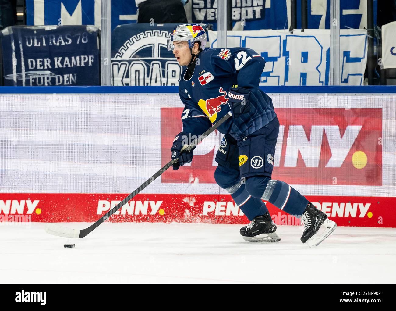 Jakob Weber (EHC Red Bull Muenchen, #22). GER, EHC Red Bull Muenchen vs ...