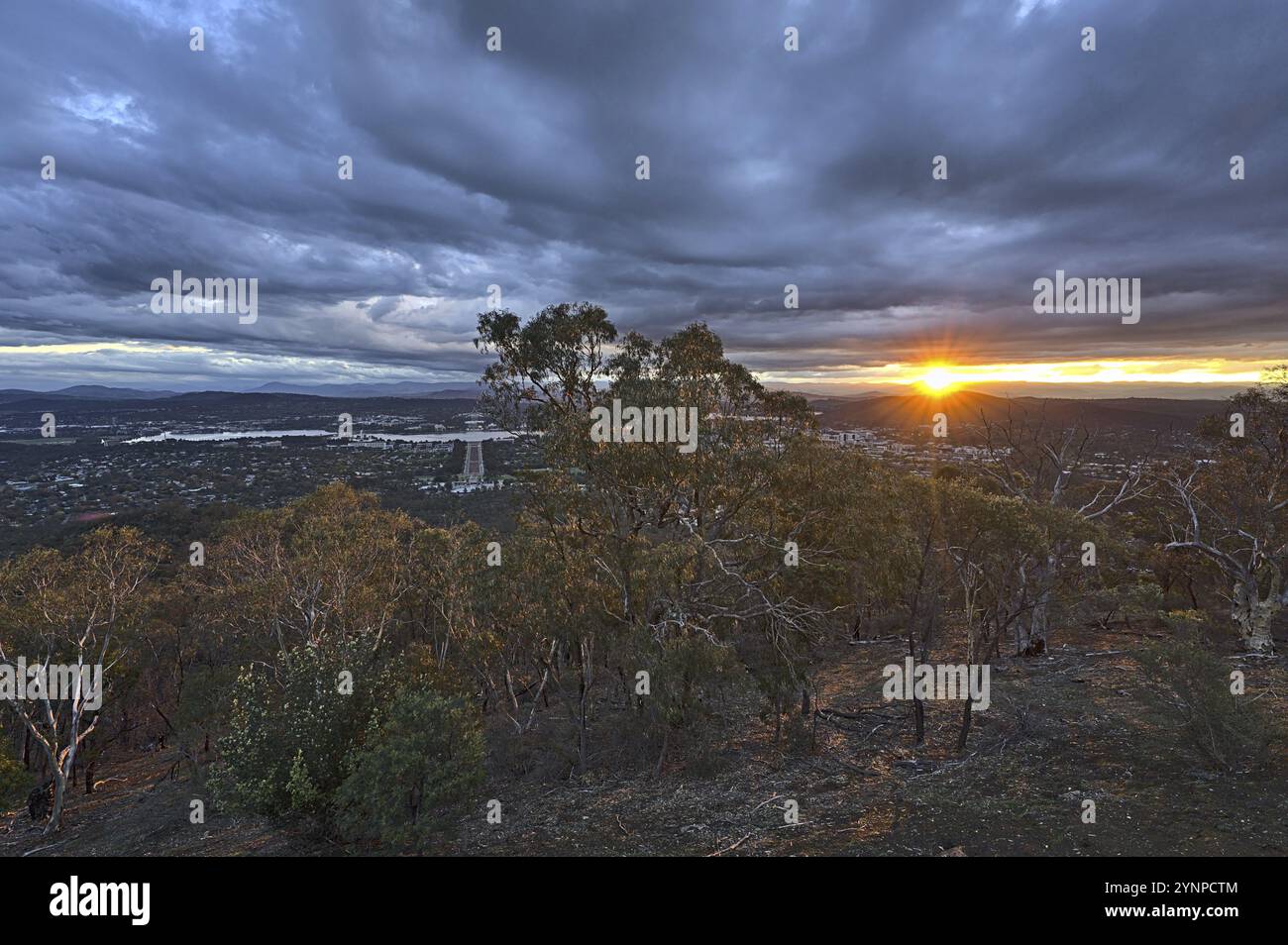 Mount ainslie night hi-res stock photography and images - Alamy