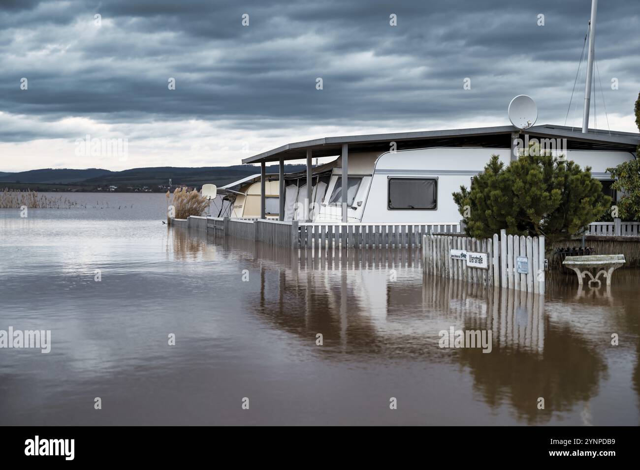 Flooding at the campsite in Kelbra on the Helme reservoir Stock Photo ...