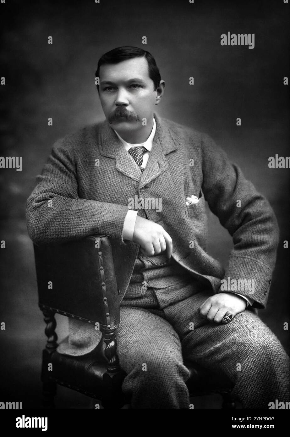 Conan doyle the lost world hi-res stock photography and images - Alamy