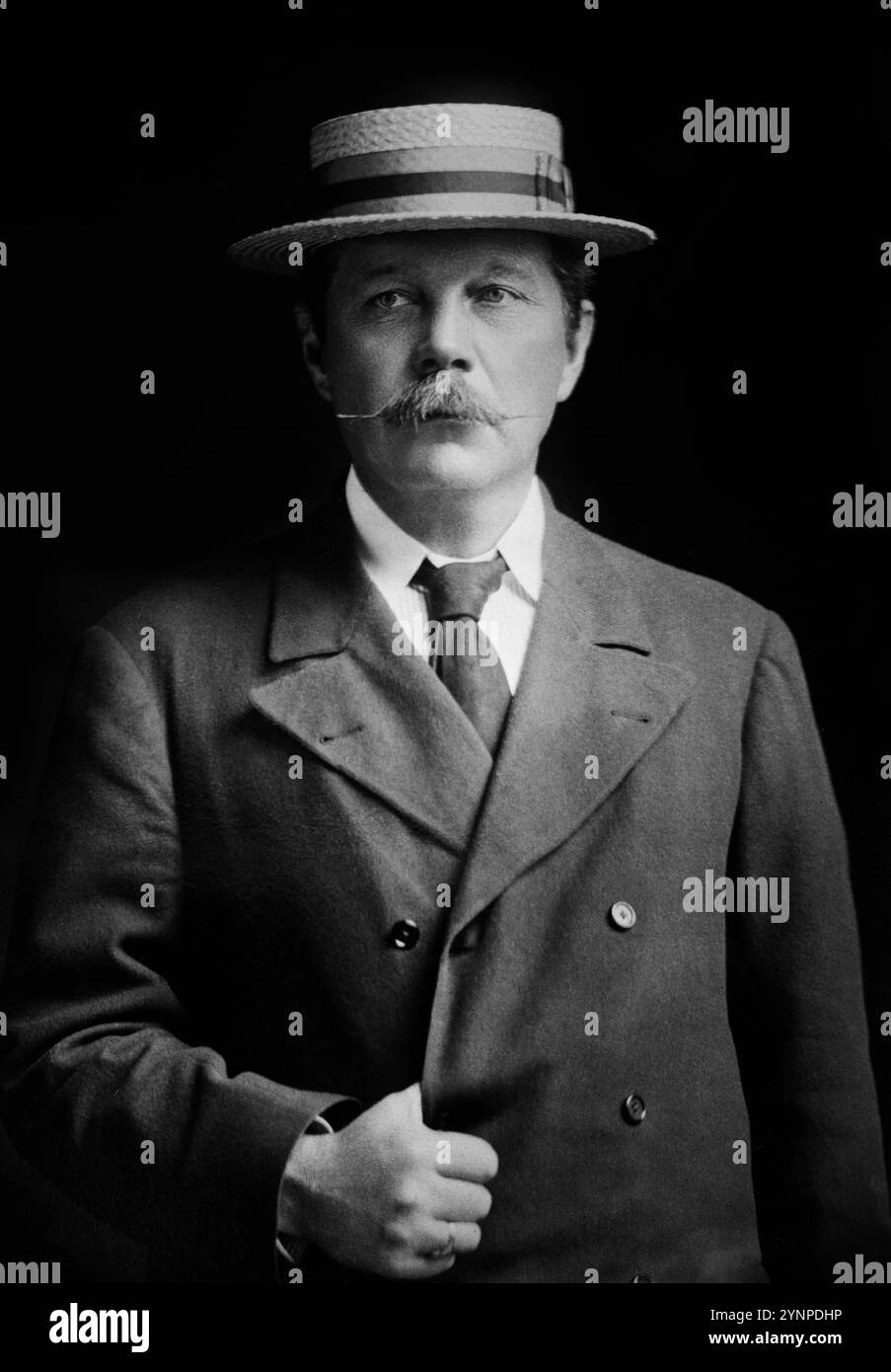 Famous author, Arthur Conan Doyle, portrait - 1913 Stock Photo - Alamy