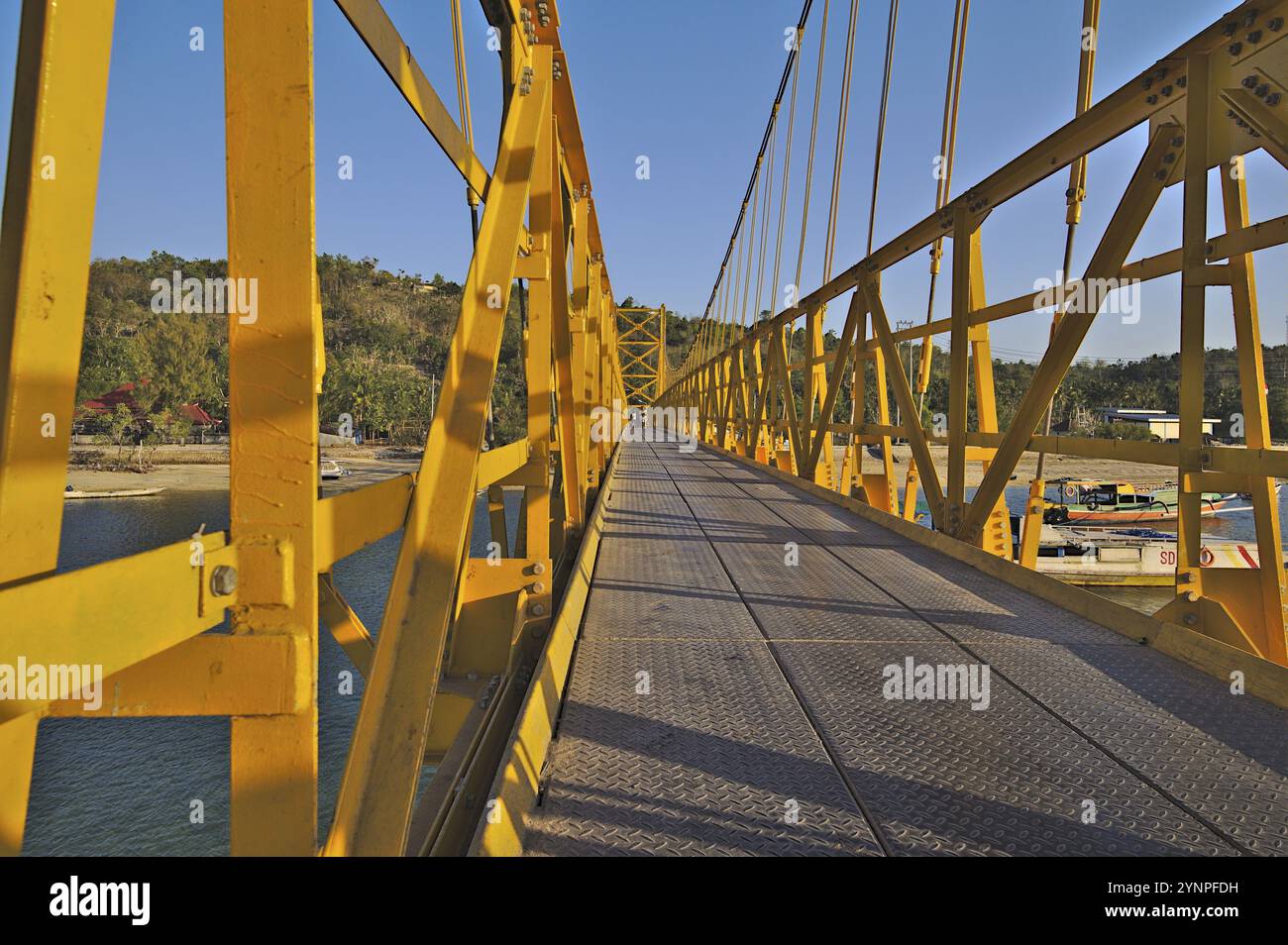 The Yellow Bridge on Nusa Lembongan Stock Photo - Alamy