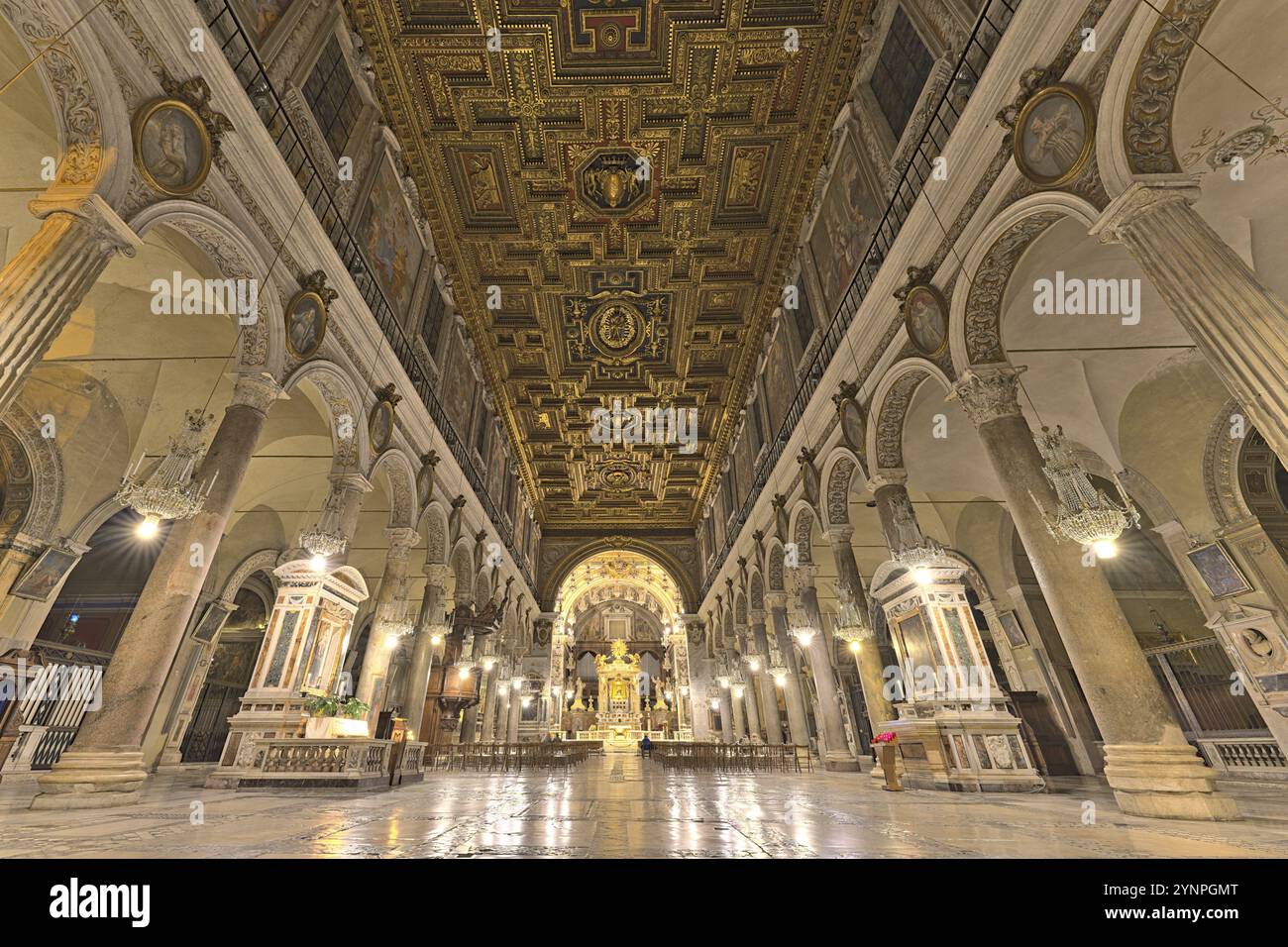 The inside of the Basilica Santa Maria in Aracoeli with just one ...
