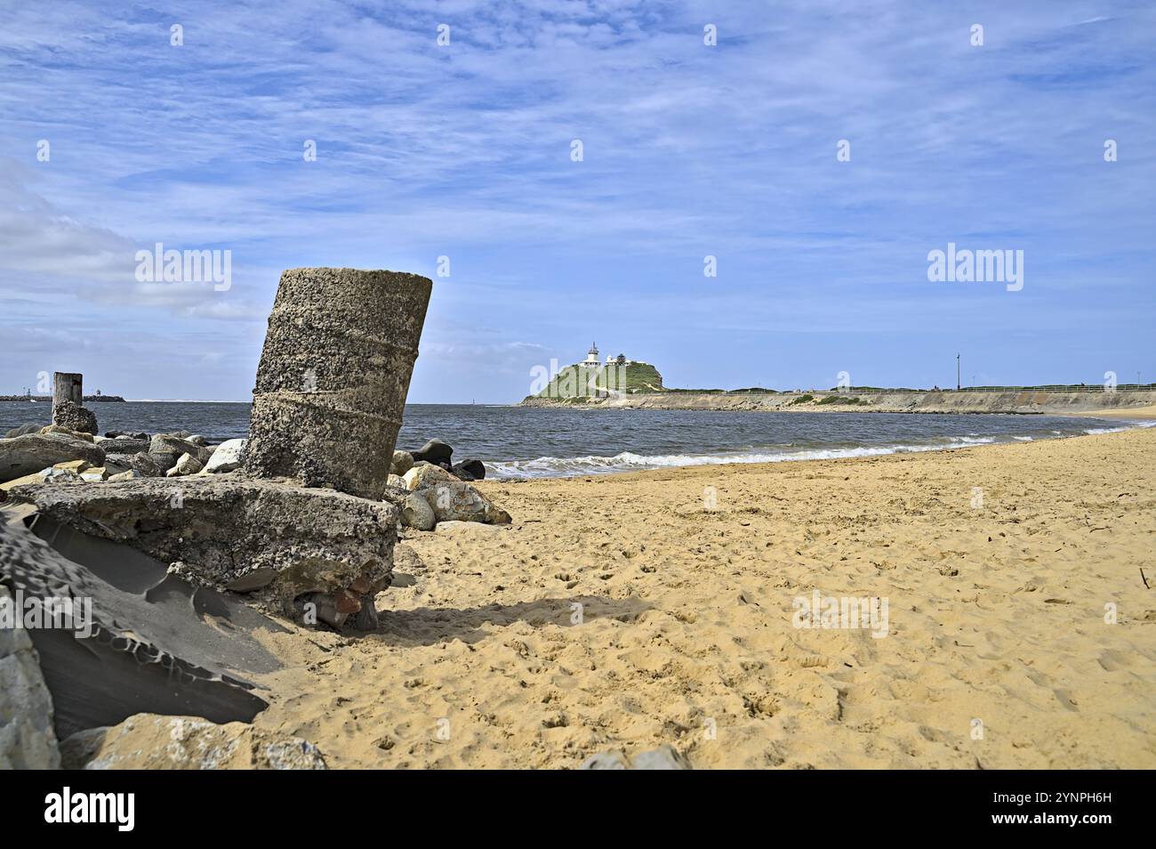 Horseshoe Beach and Nobbys Lighthouse Stock Photo - Alamy