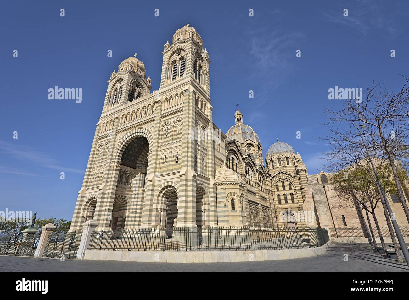 Seaport marseilles hi-res stock photography and images - Alamy