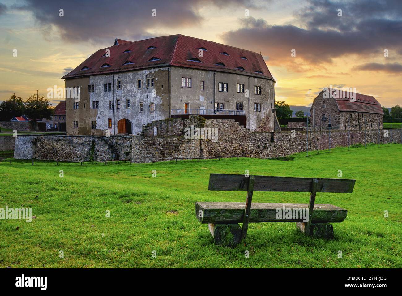 Two water moats hi-res stock photography and images - Alamy