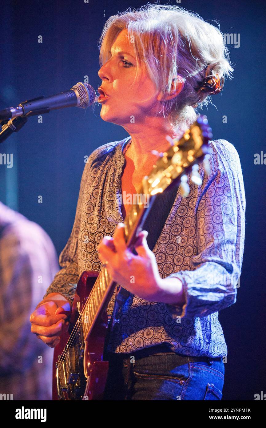 Tanya donelly belly hi-res stock photography and images - Alamy