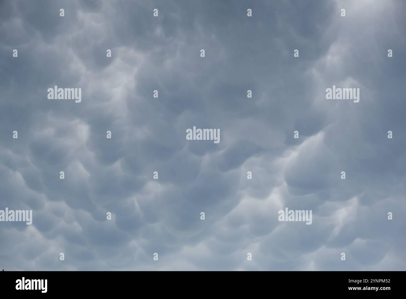 Strong atmospheric manifestation of high clouds. Guadalajara, Jalisco ...