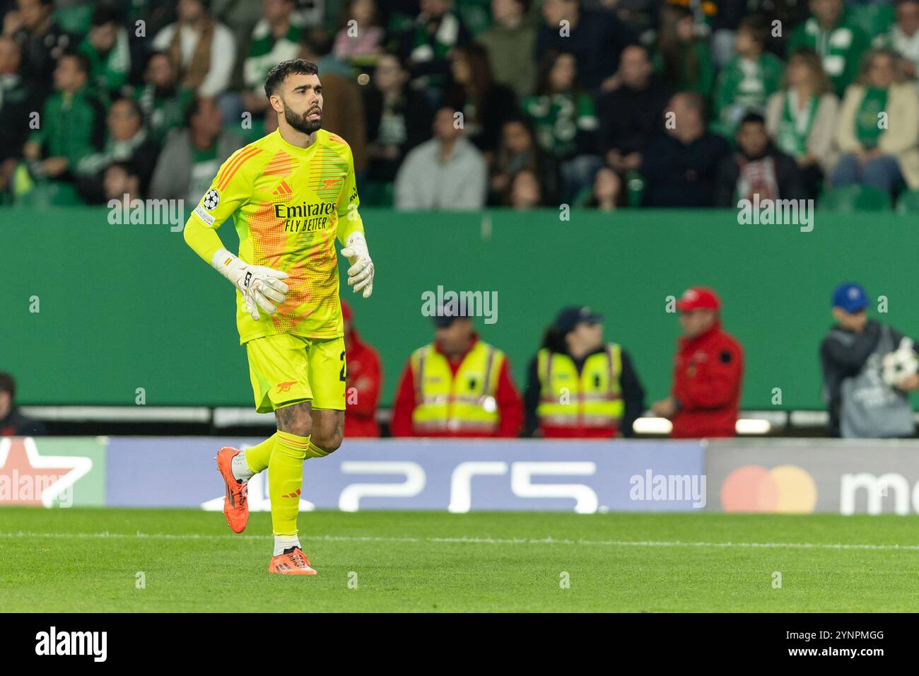 David raya arsenal goalkeeper hi-res stock photography and images - Alamy