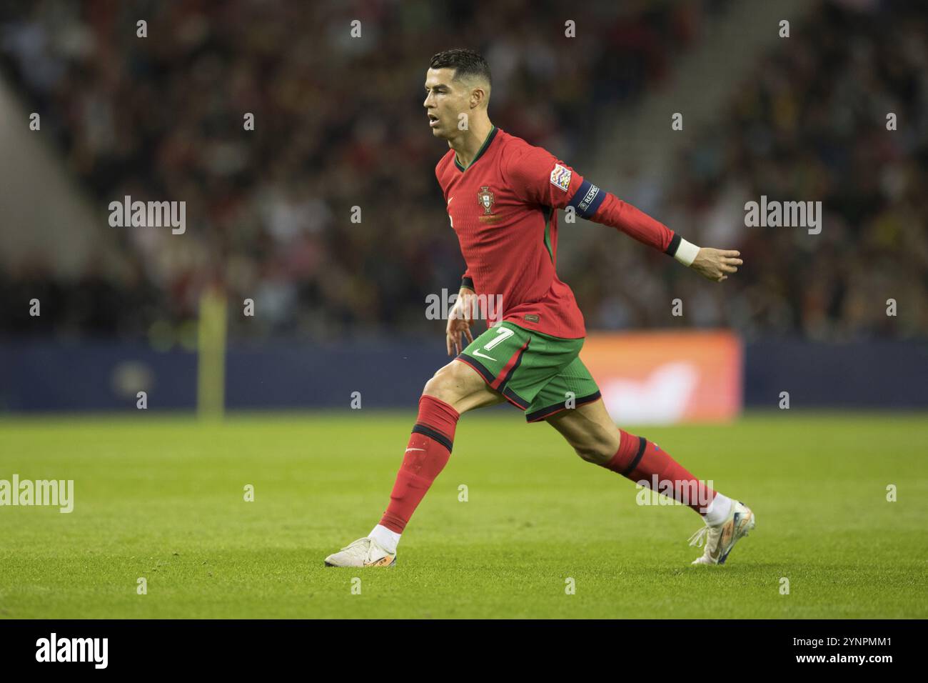 Ball cap backwards hi-res stock photography and images - Alamy