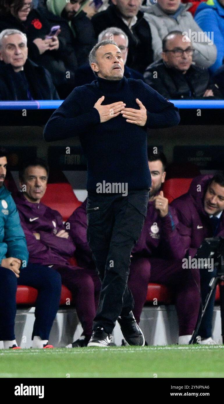 Trainer Coach Luis Enrique FC Paris Saint-Germain PSG am Spielfeldrand ...