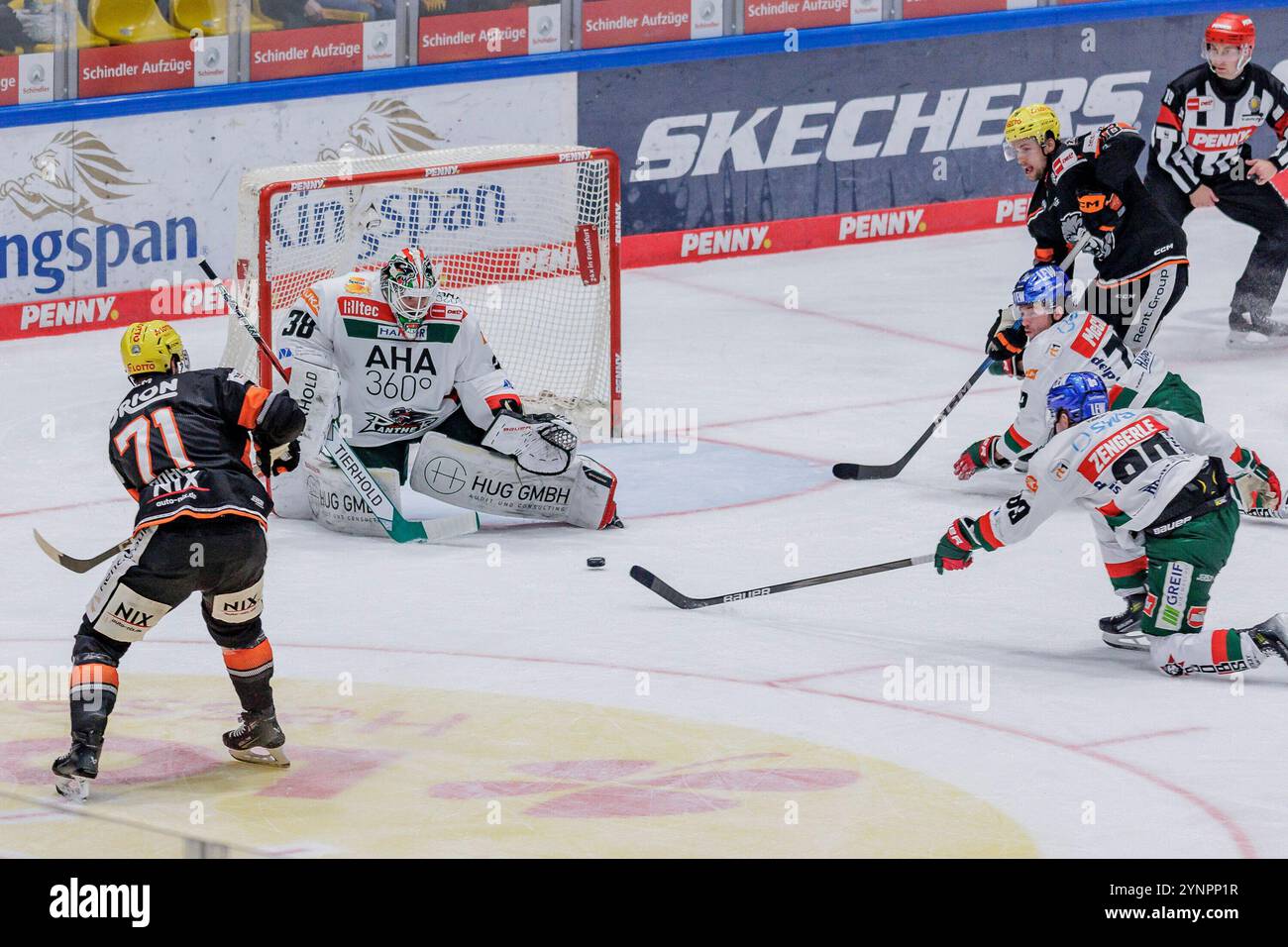 Frankfurt, Deutschland. 26th Nov, 2024. Linus Fr?berg (L?wen Frankfurt ...