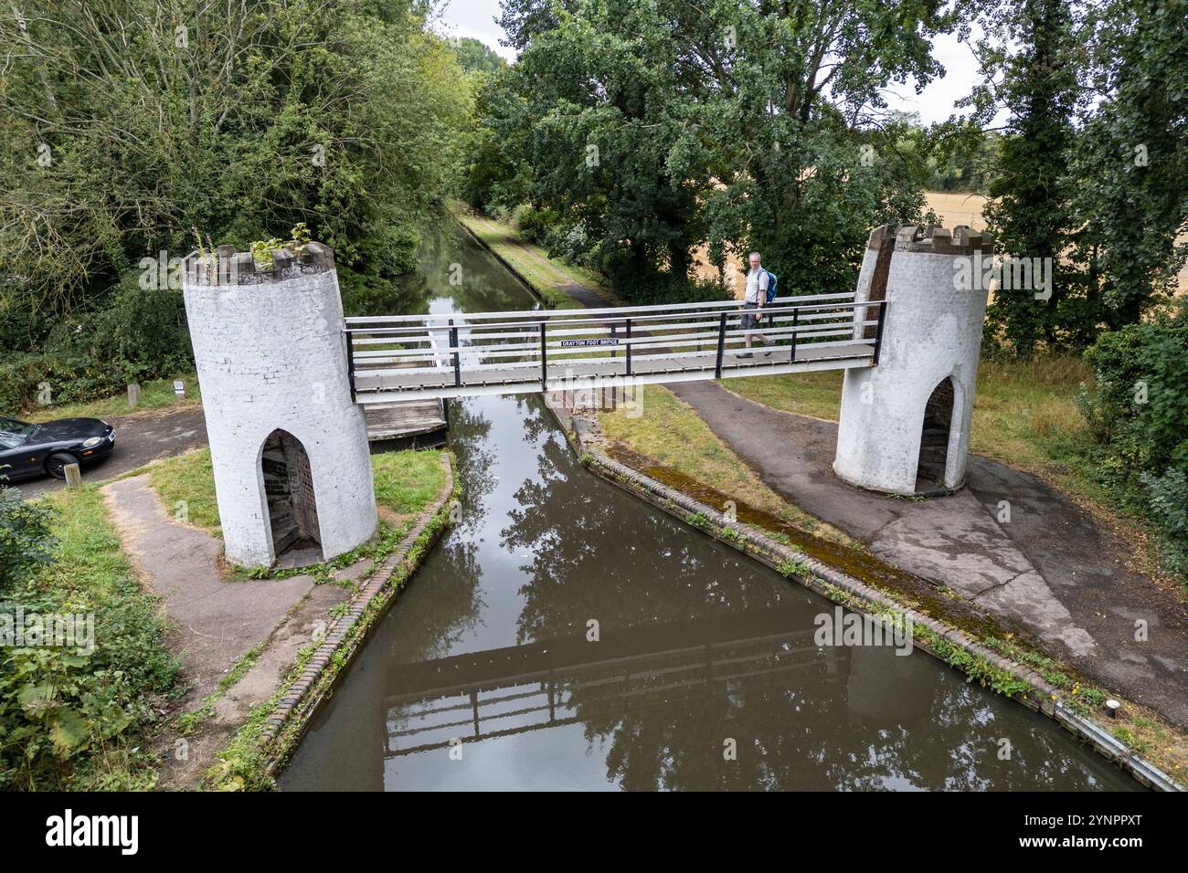 Listed footbridge hi-res stock photography and images - Alamy