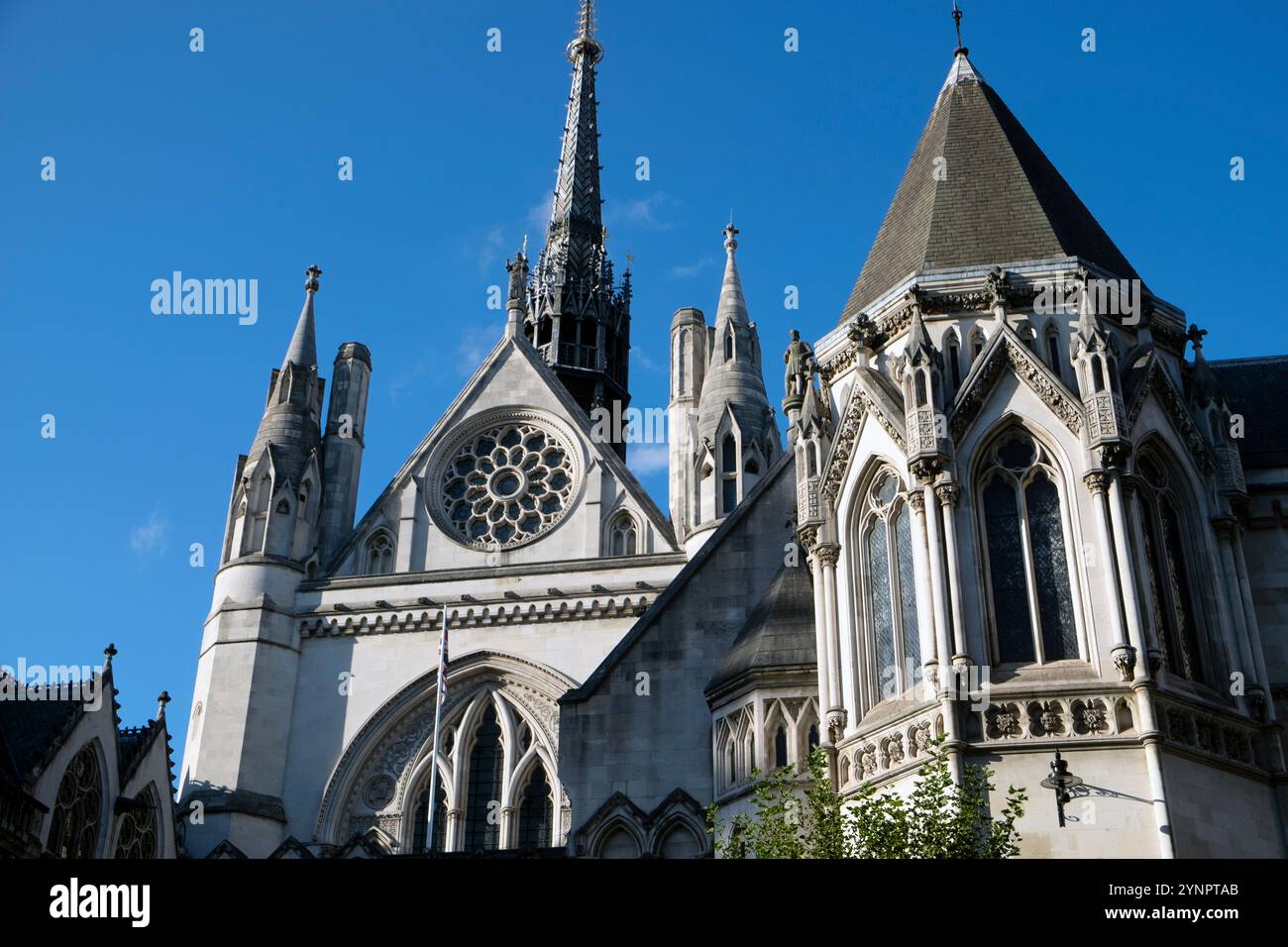 Building buildings courts hi-res stock photography and images - Alamy