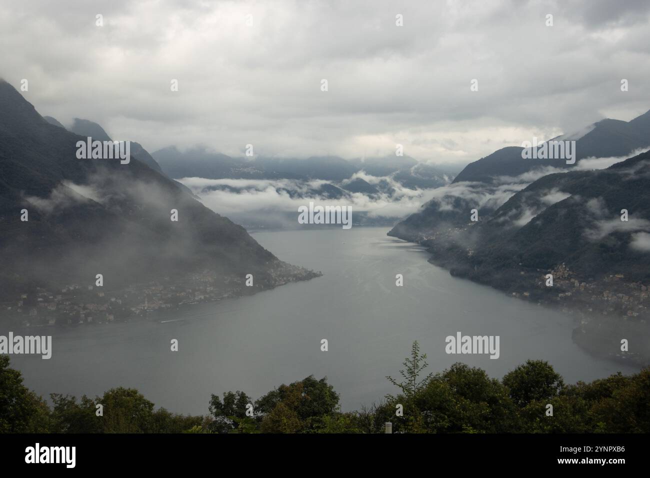 Lake como scenery hi-res stock photography and images - Alamy